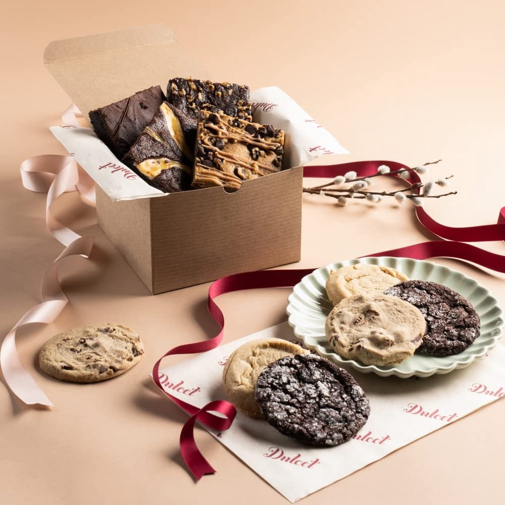 Festive Gourmet Chocolate Chunk Cookies-Chocolate Fudge and Cheese ...
