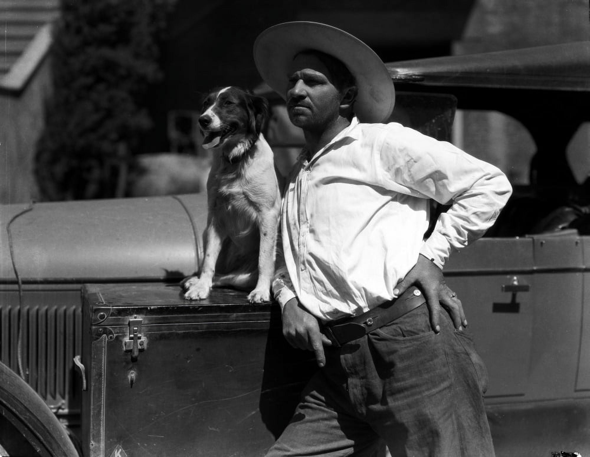 Film still featuring Wallace Beery Photo Print (8 x 10) - Walmart.com