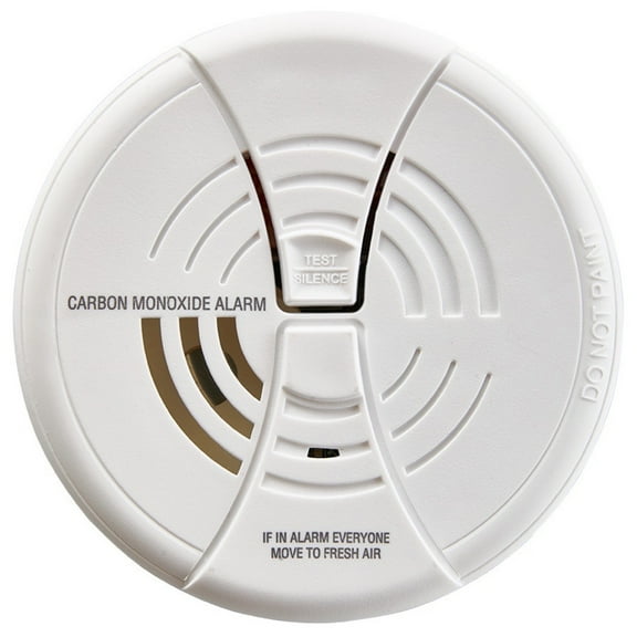 First Alert Carbon Monoxide Alarm, Plug-In with Battery Backup and ...