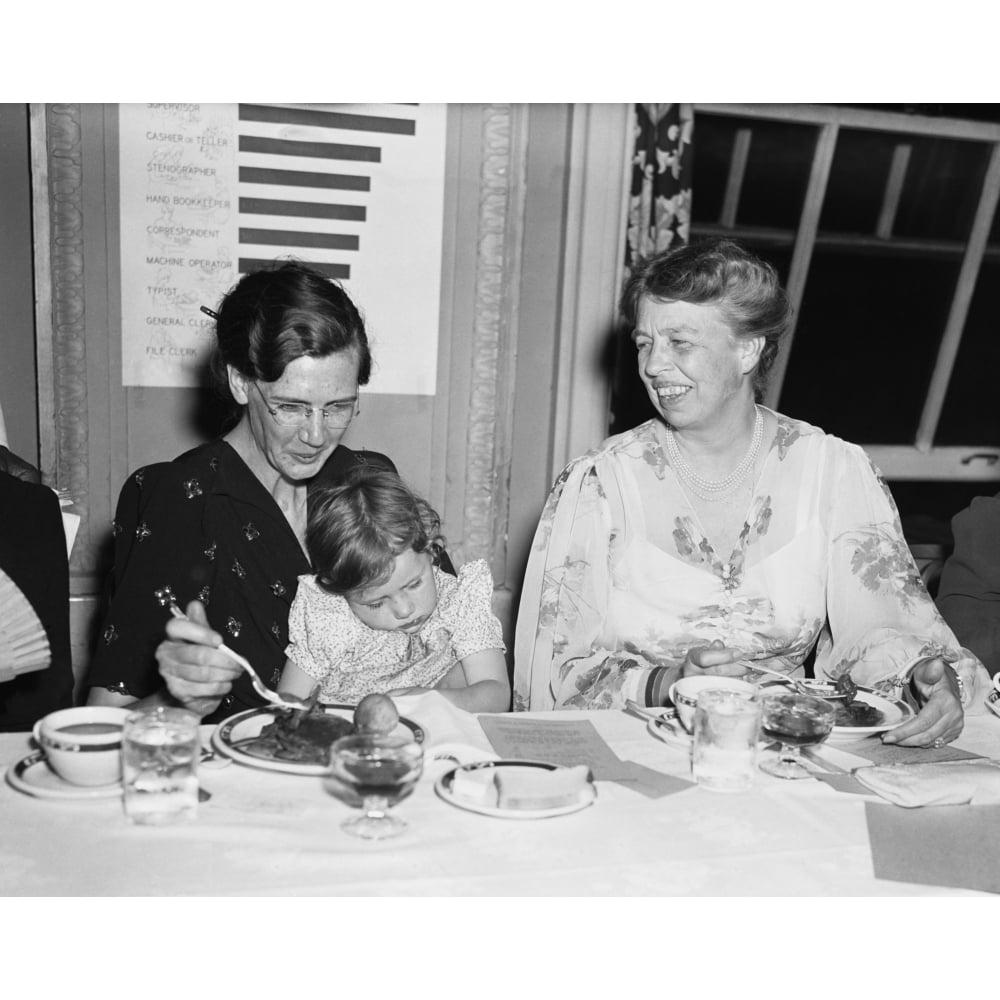 First Lady Eleanor Roosevelt At The Daughters Of The American ...