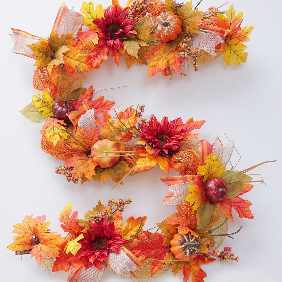 FlareFable Realistic Maple Leaf Garland, 5.9FT Artificial Fall Leaves ...