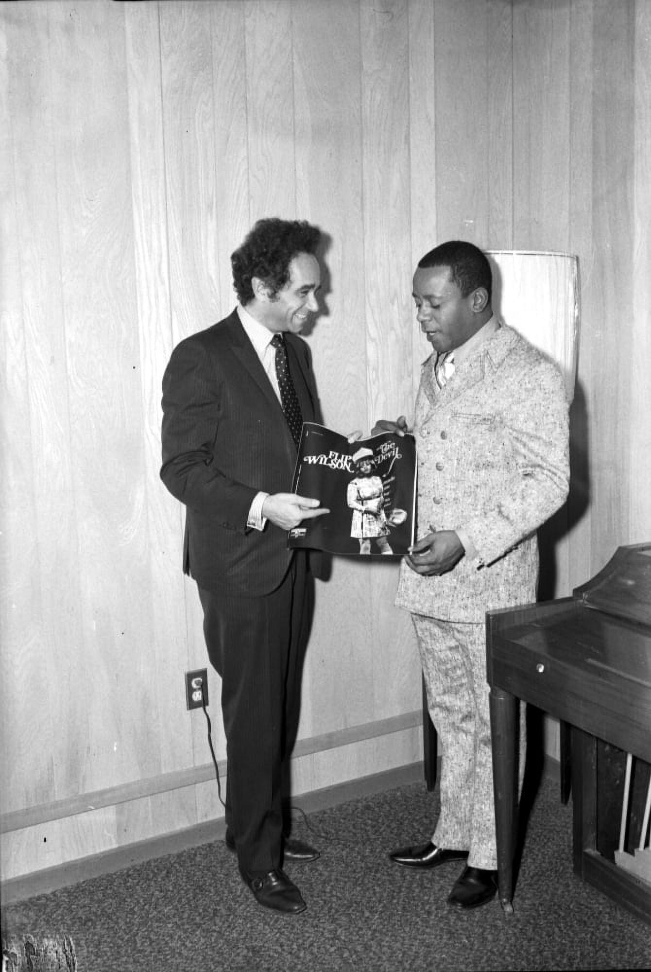 Flip Wilson and a co star looking at a magazine Photo Print (24 x 30 ...