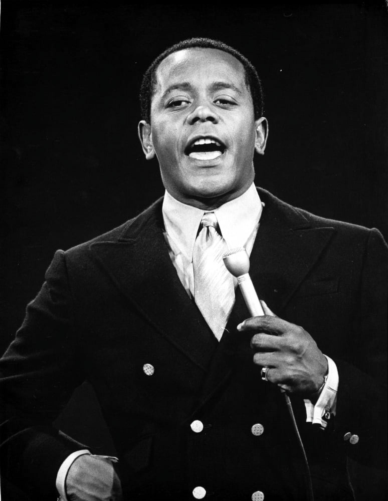 Flip Wilson on stage with a microphone Photo Print (8 x 10) - Walmart.com