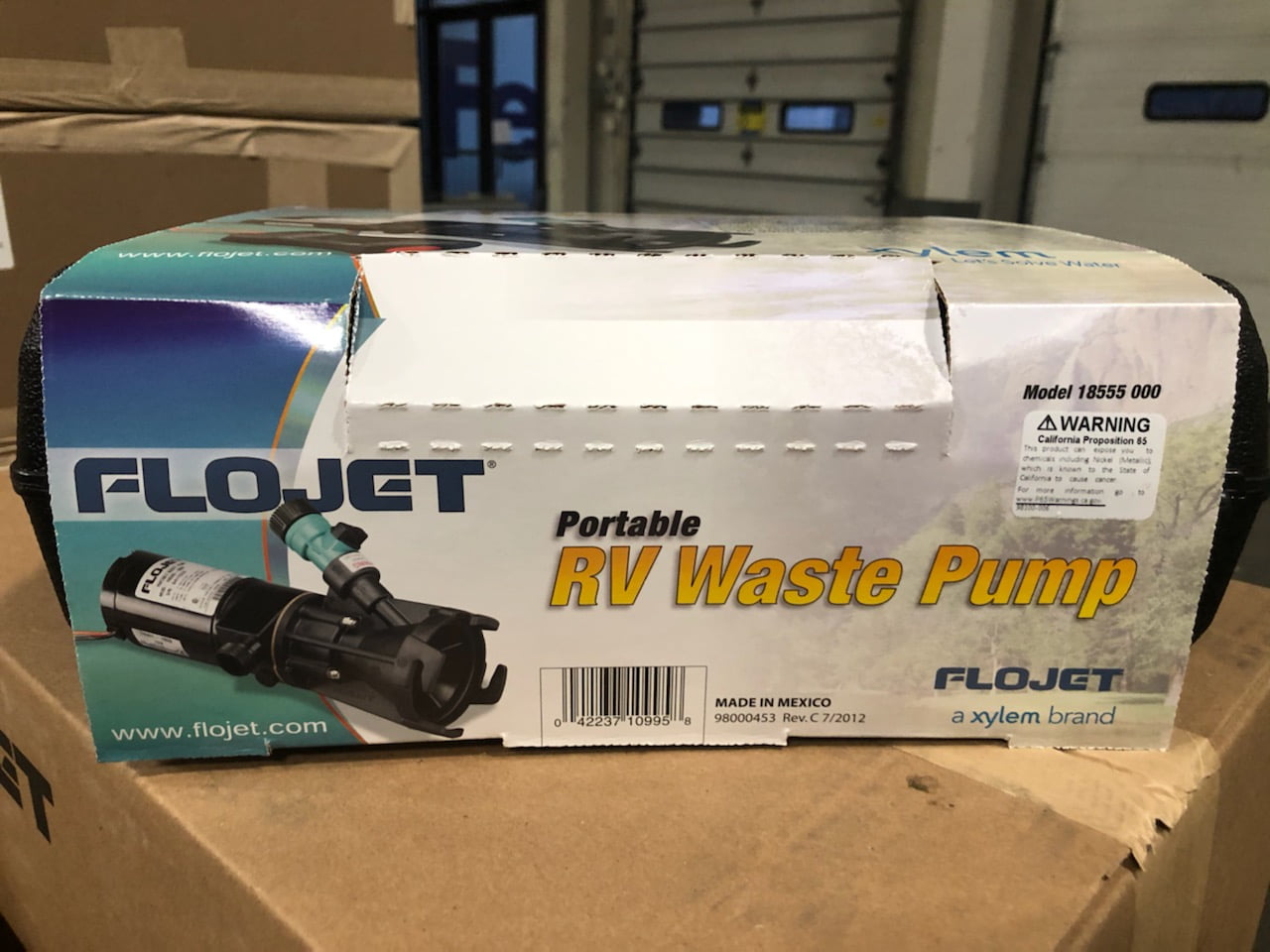 Flojet 18555000A - 8.0 GPM 12 VDC Waste Pump with Garden Clean-Out ...