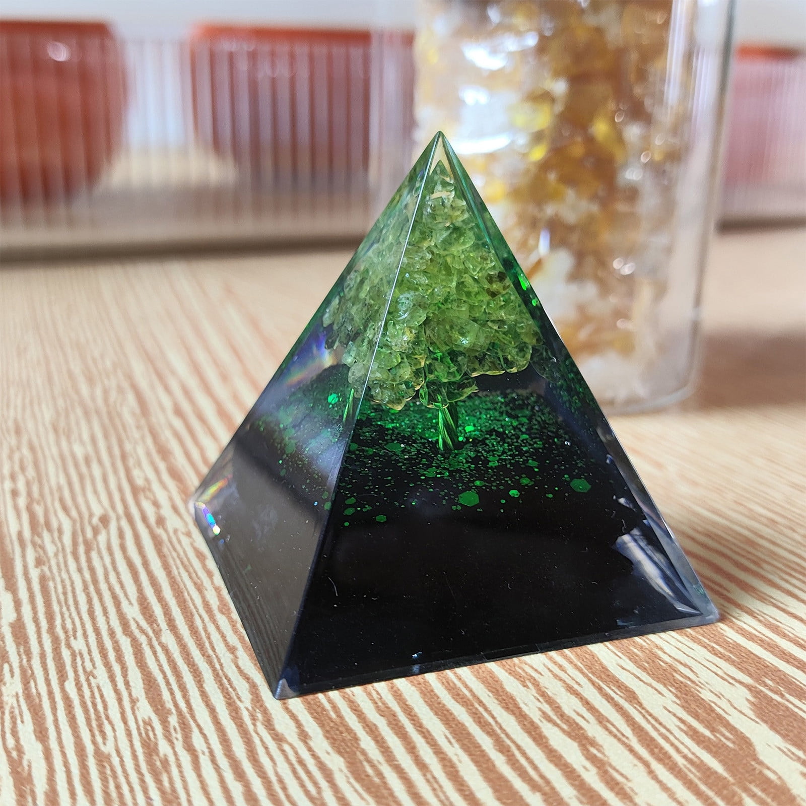 Floleo Pyramid, Small Healing Crystals Pyramid With Amethyst Stones ...