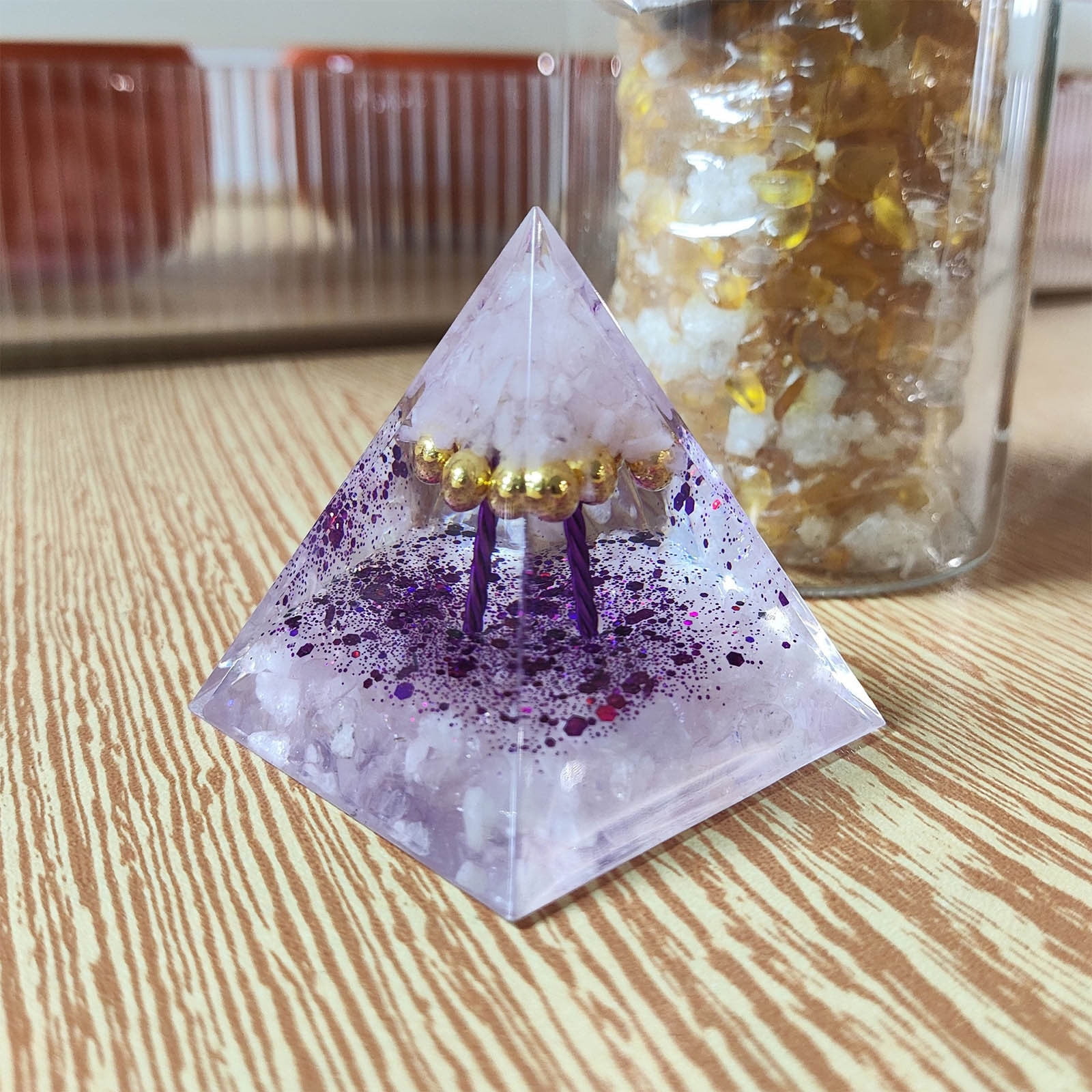 Floleo Pyramid, Small Healing Crystals Pyramid With Amethyst Stones ...