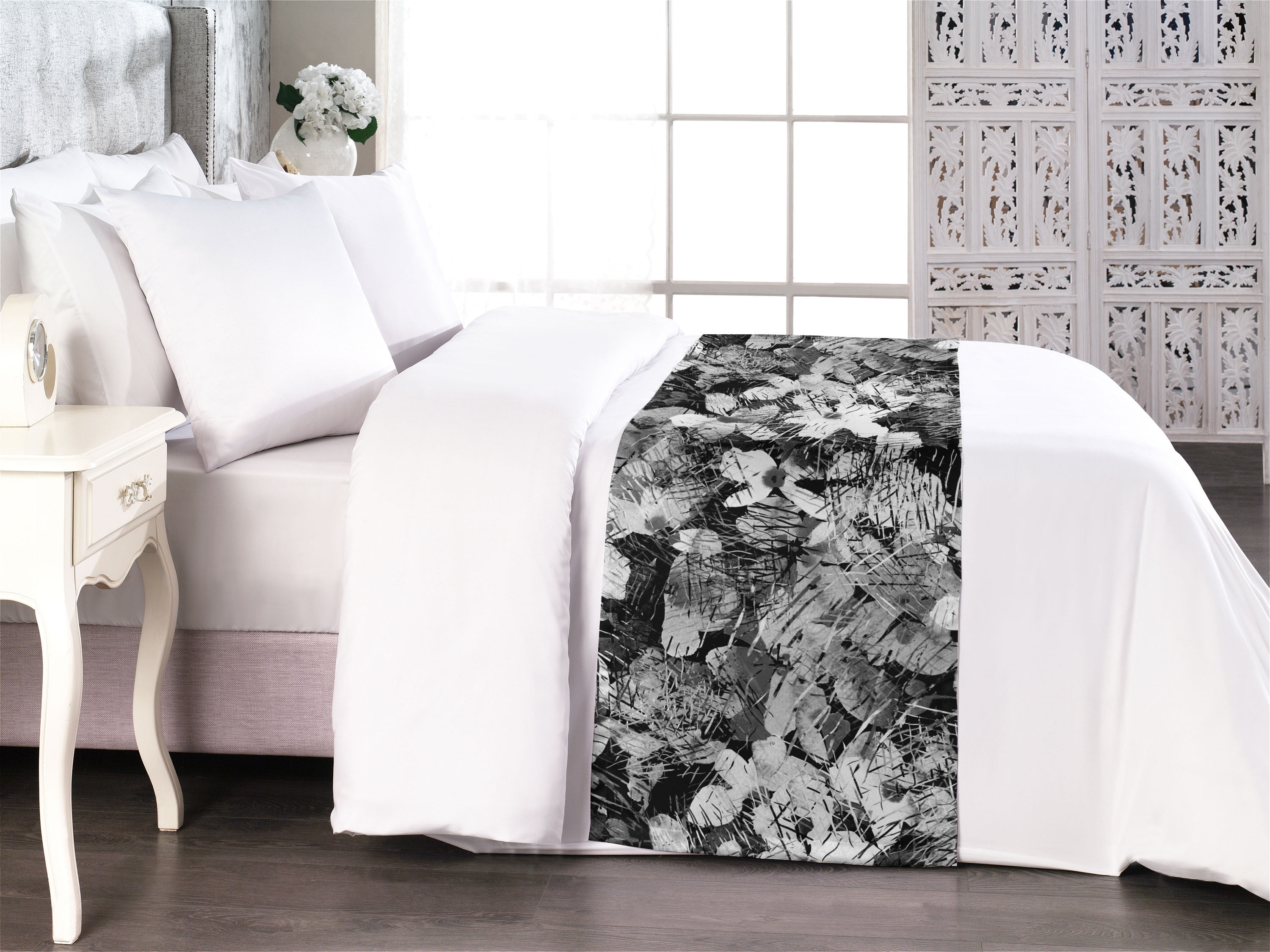 Floral Bed Runner, Monochrome Garden Themed Flower Drawings With ...