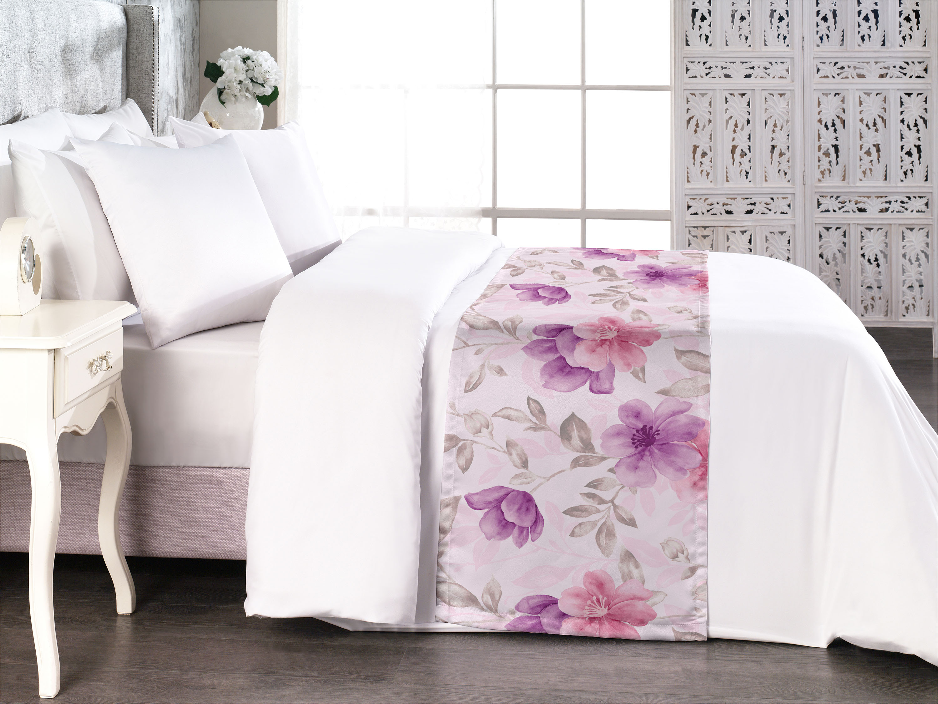 Floral Bed Runner, Pastel Colored Design Botanical Pattern of Soft ...