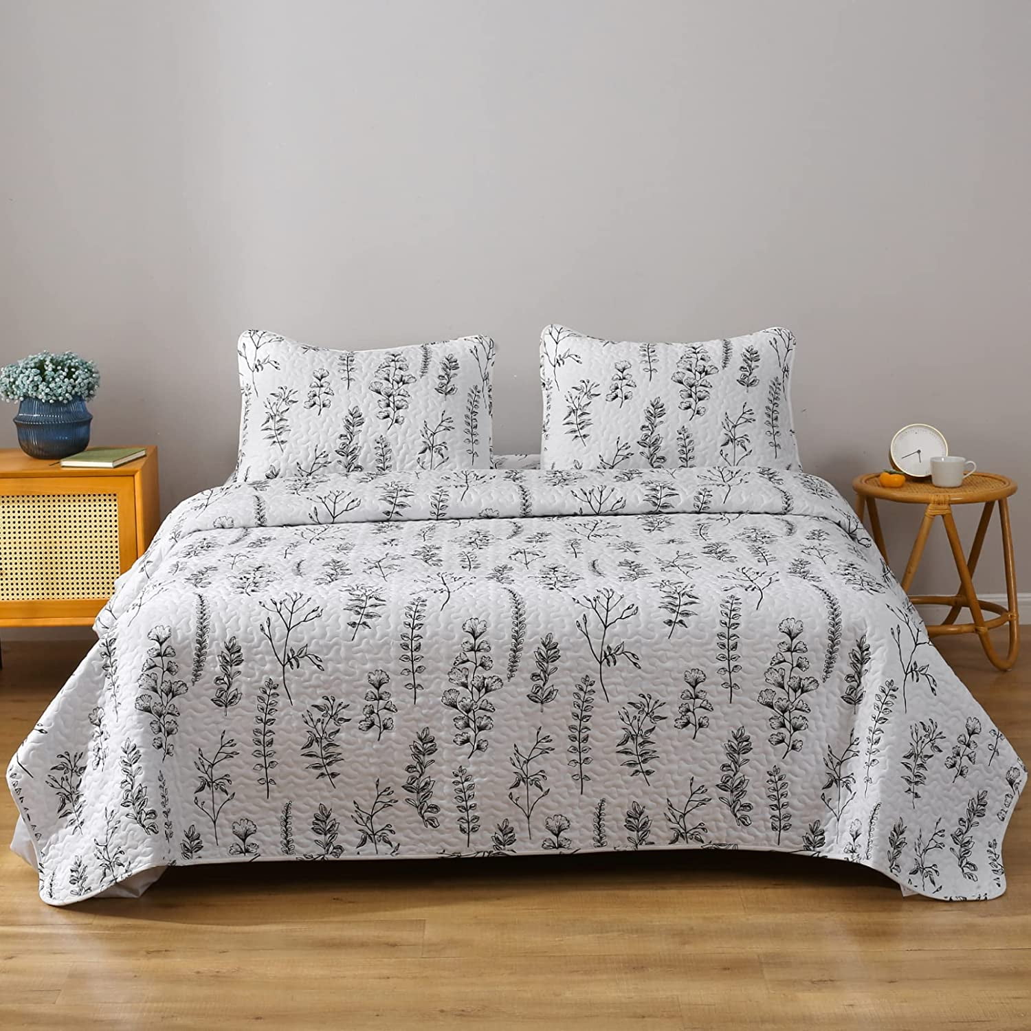 Floral Bedspread Queen Size Lightweight Botanical Flower Coverlet Black ...