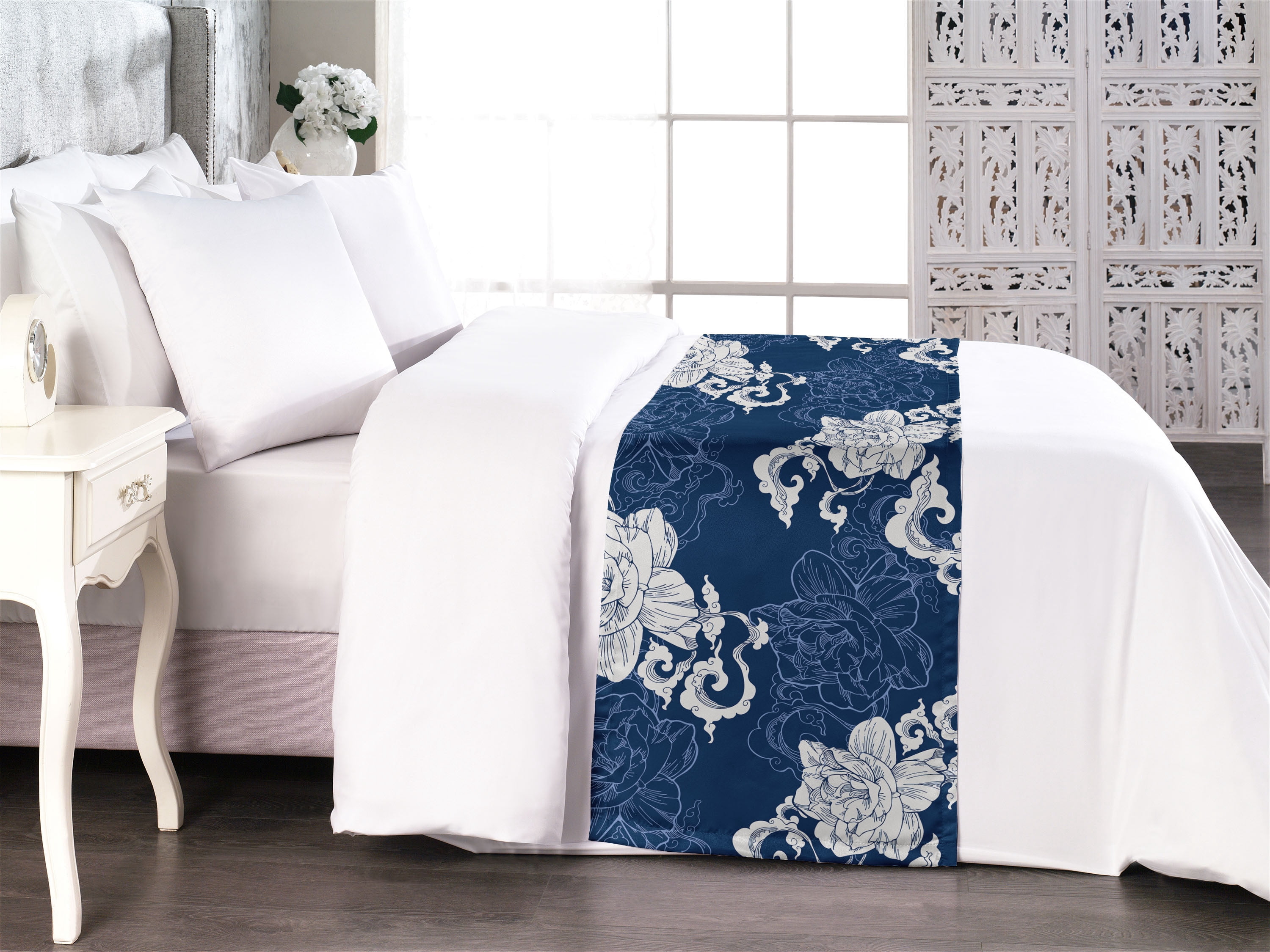 Floral Boho Bed Runner, Simple Design Modern Jasmine Flowers ...