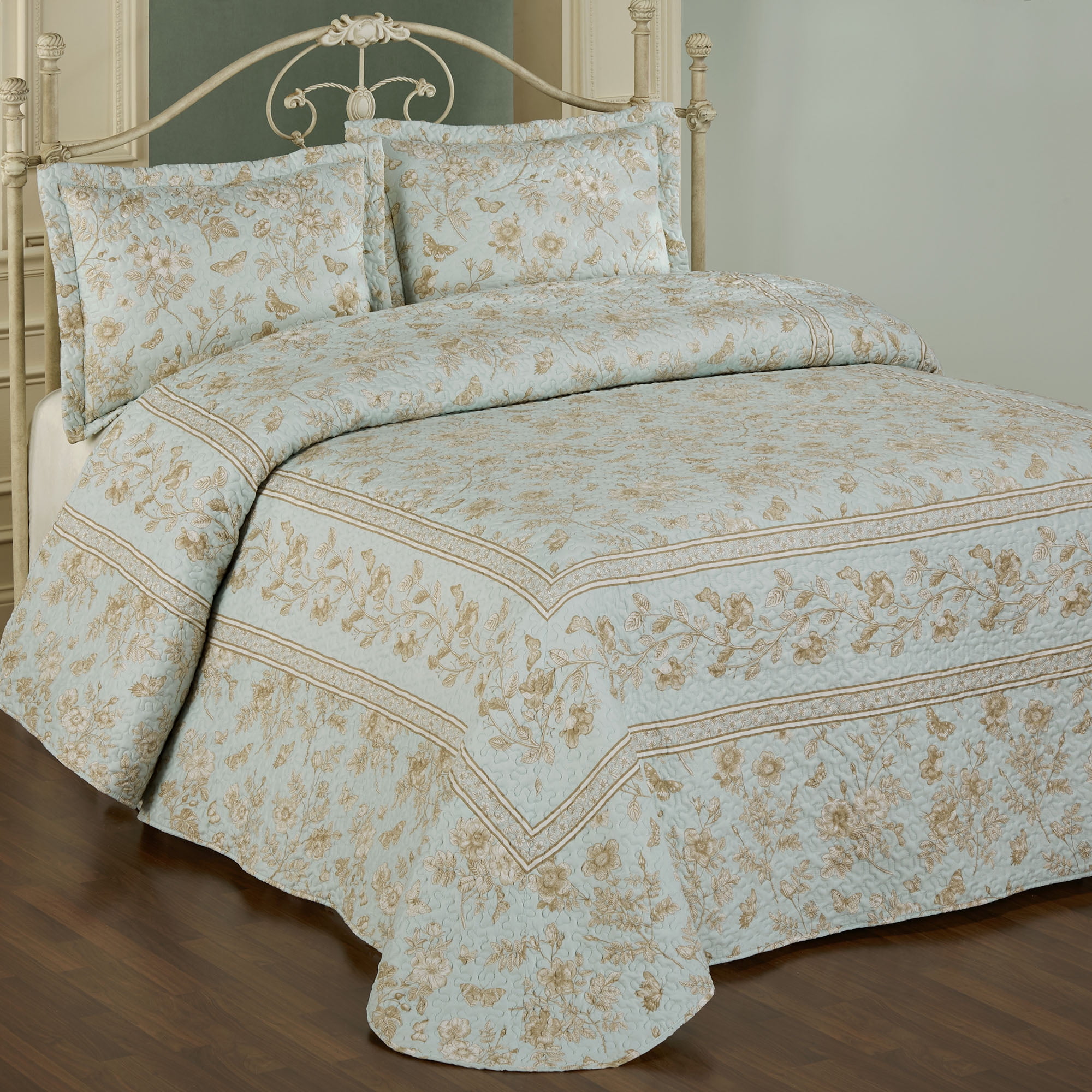 Floral Cottage Quilted Bedding, Oversized Queen Bedspread Set ...