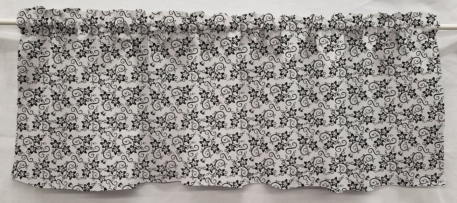 Floral Damask Valance by Penny's Needful Things (One Valance Panel 15 ...