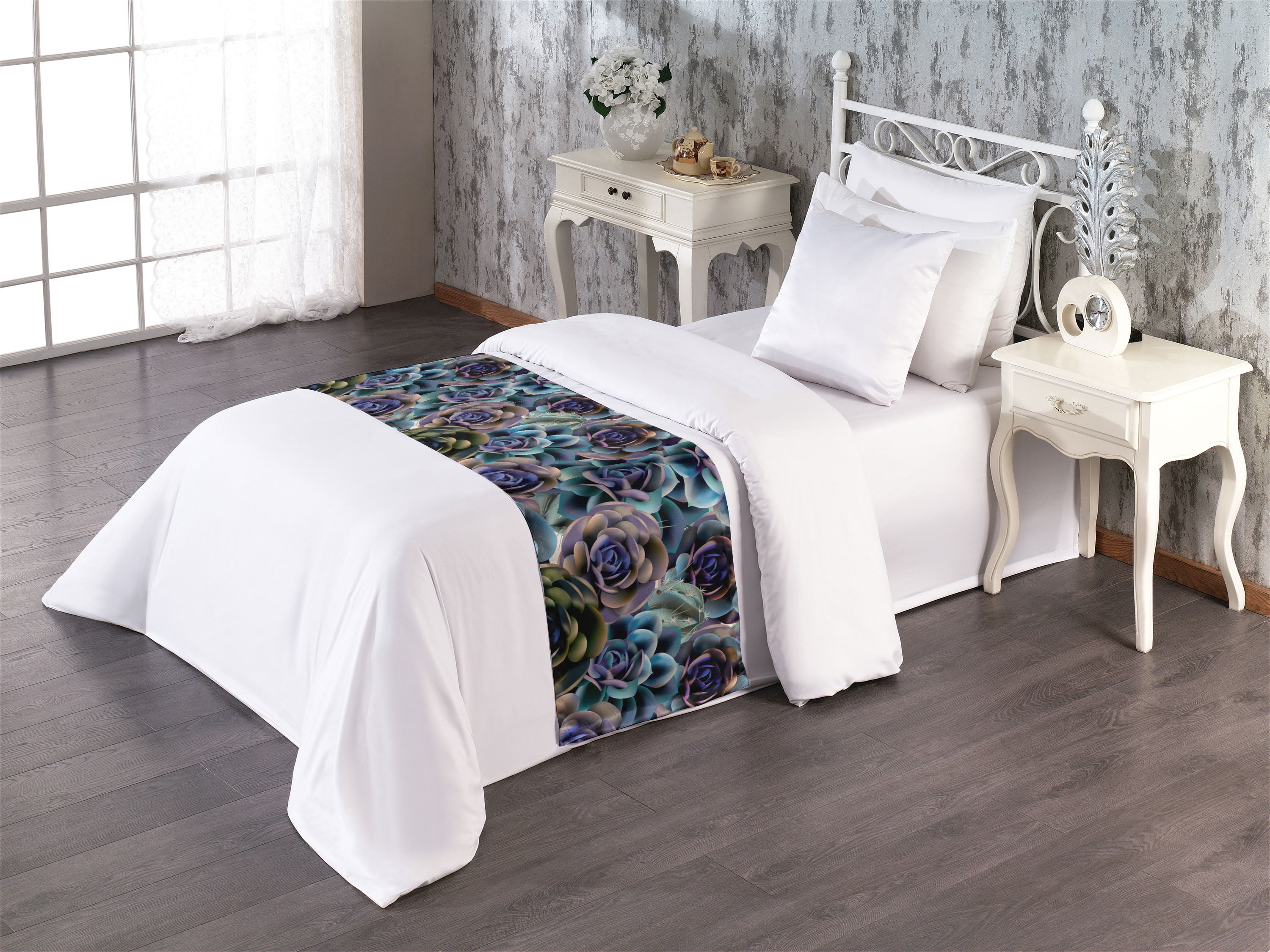 Floral Design Bed Runner, Contemporary Cactus Flowers Pattern with ...