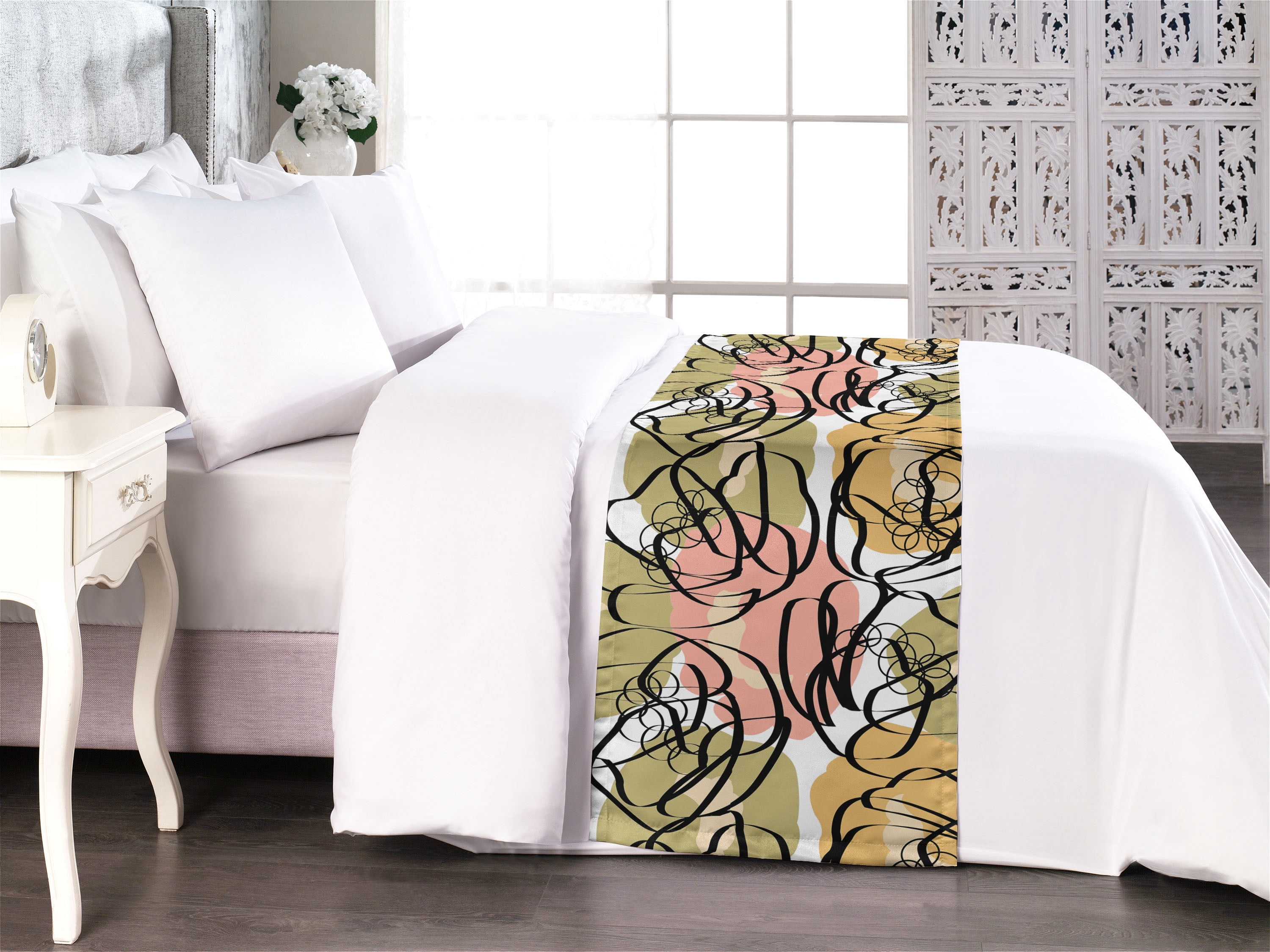 Floral Design Bed Runner, Modern Silhouettes of Garden Scene Rose ...