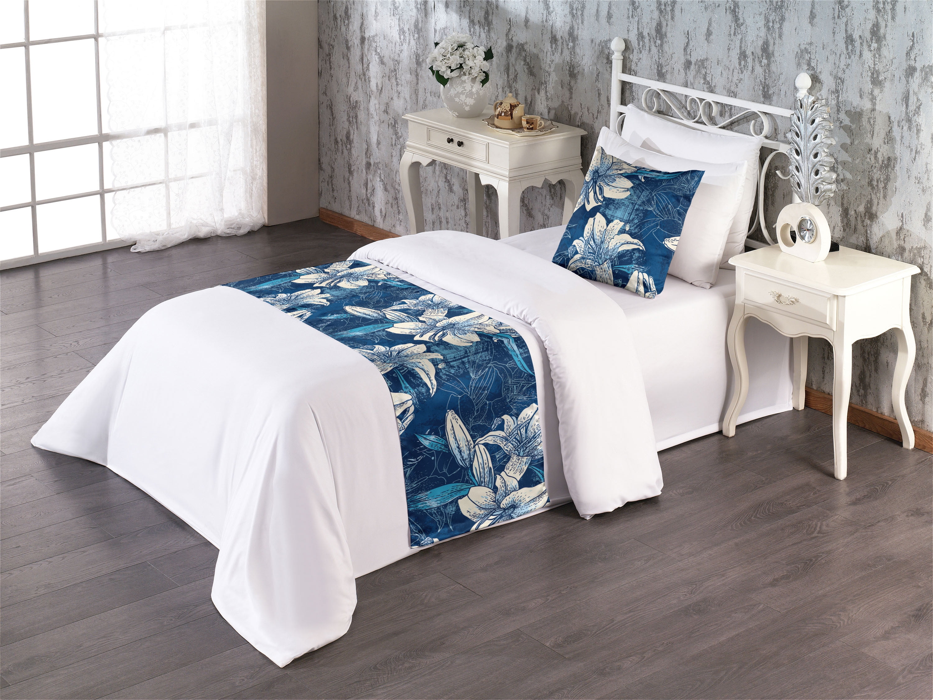 Floral Design Bed Runner Set, Neutral Colors Boho Lily Sketch Pattern ...