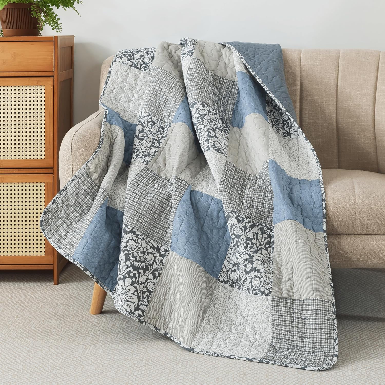 Floral Farmhouse Patchwork Quilt, Cotton Quilted Throw Blanket, 50" X ...