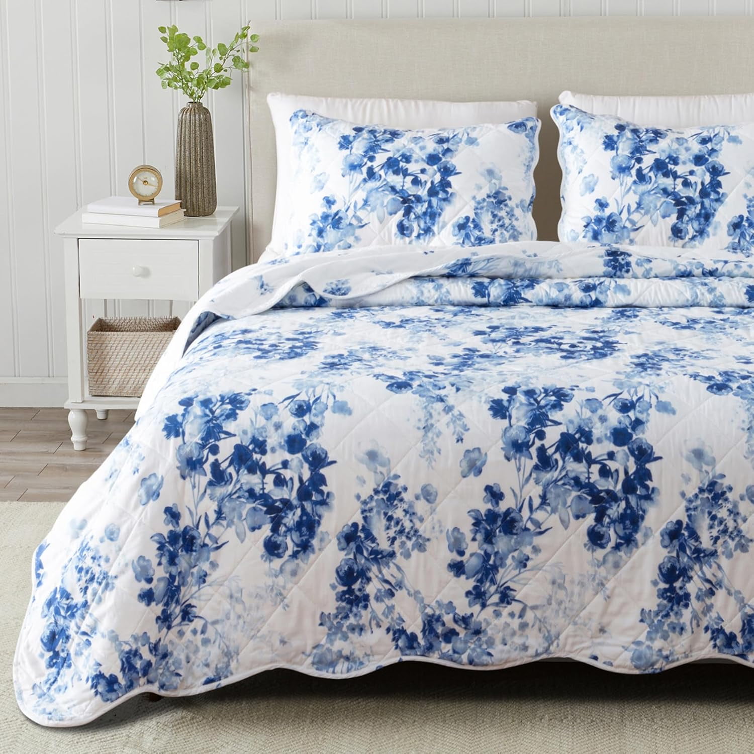 Floral Full/Queen Quilt Set with Shams, Blue Floral Bedding Set, All ...