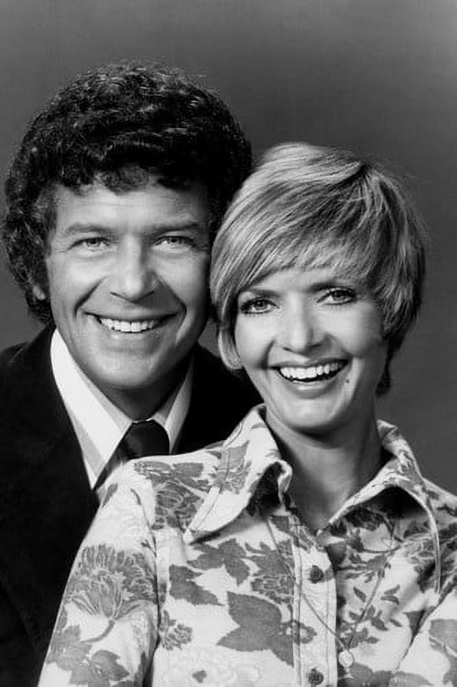 Florence Henderson and Robert Reed in The Brady Bunch 1972 season ...