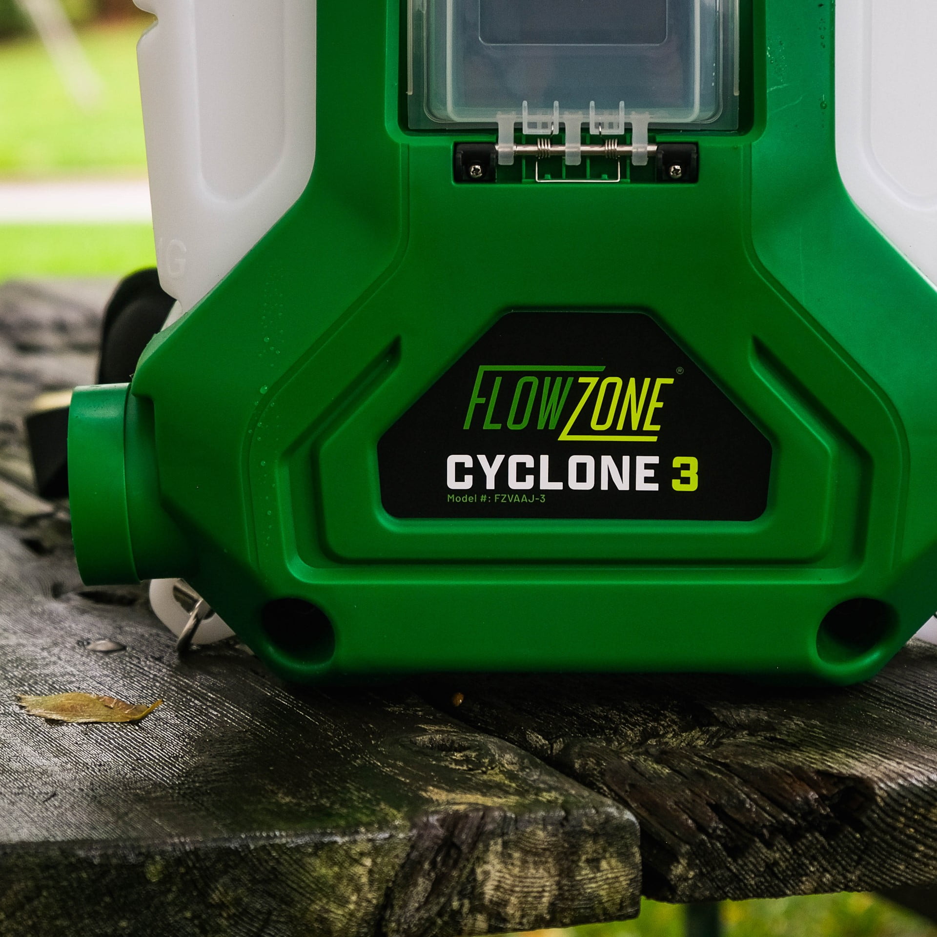 FlowZone Cyclone 4gal Battery Powered Lawn &Garden Sprayerwith ...