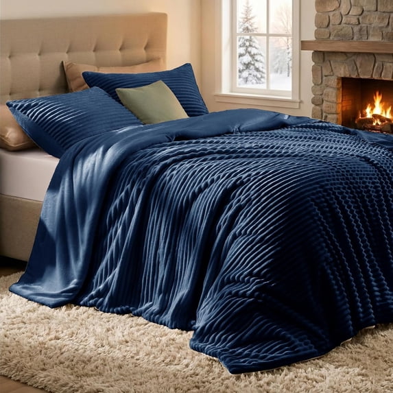 Fluffy Queen Comforter Set 3 Pieces - Soft & Fuzzy White Faux Fur ...