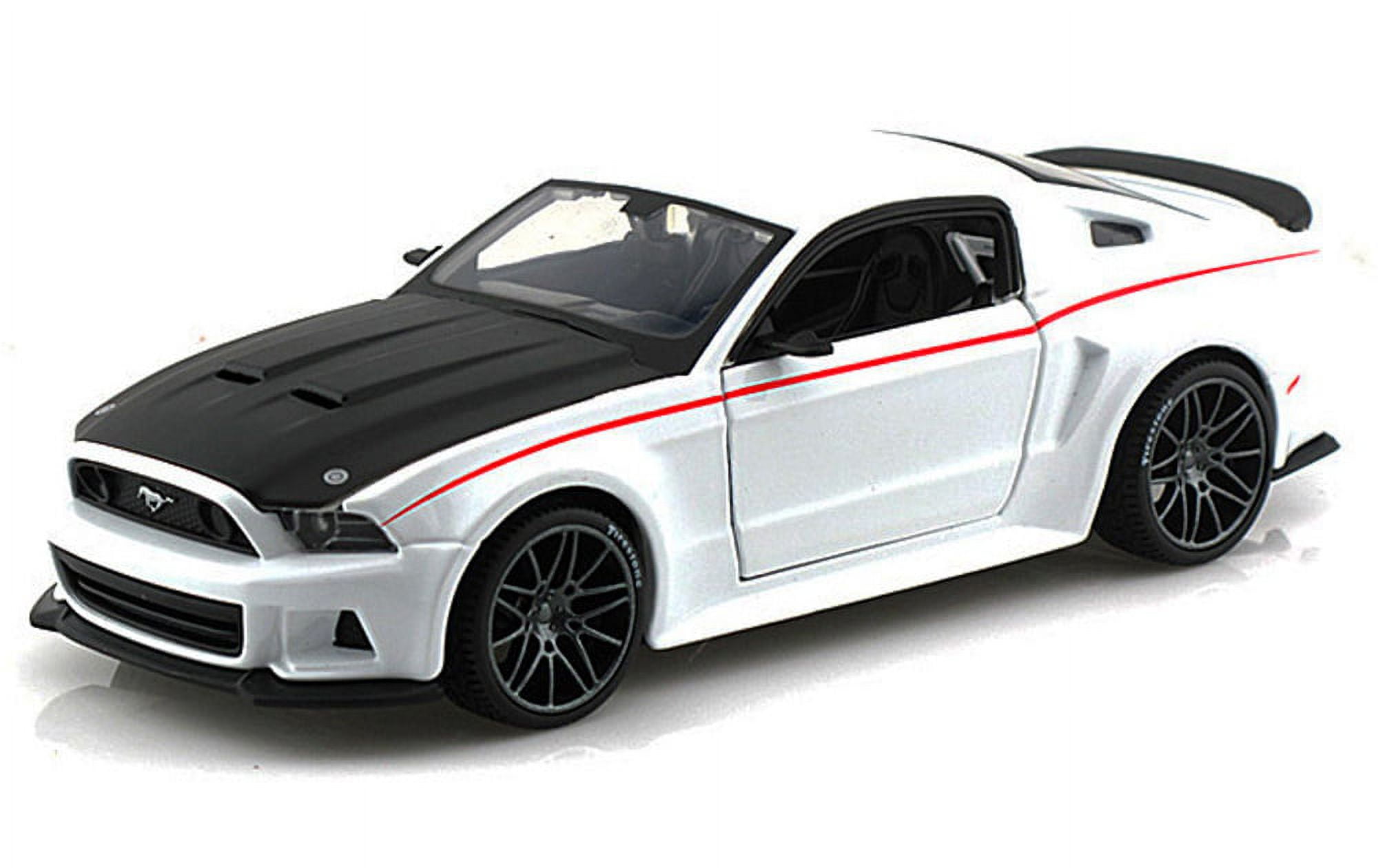 Ford Mustang Street Racer, White - Maisto 31506 - 1/24 Scale Diecast ...