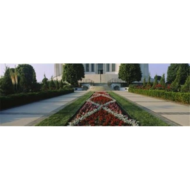 Formal garden in front of a temple, Bahai Temple Gardens, Wilmette, New ...
