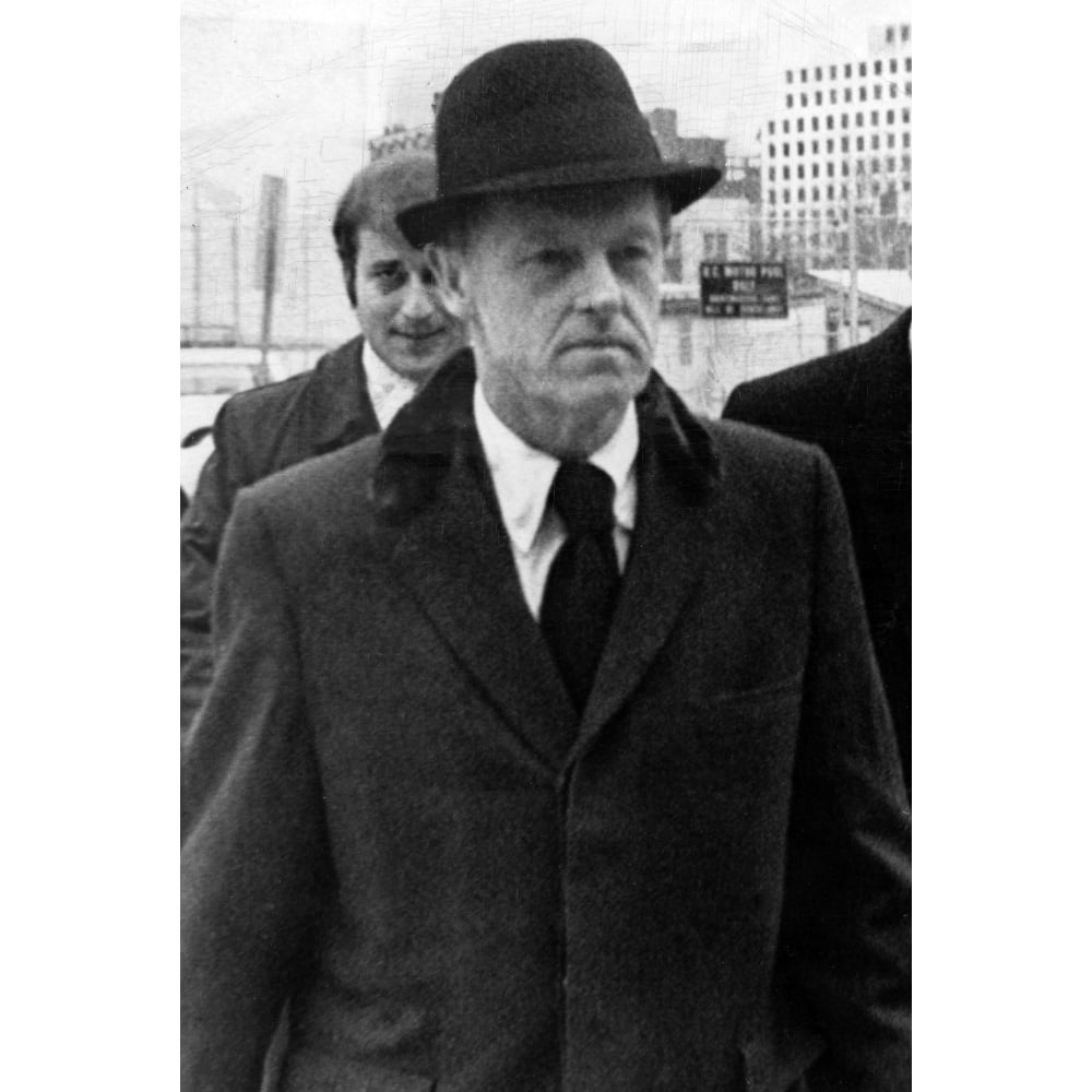 Former White House Aide E. Howard Hunt History (18 x 24) - Walmart.com