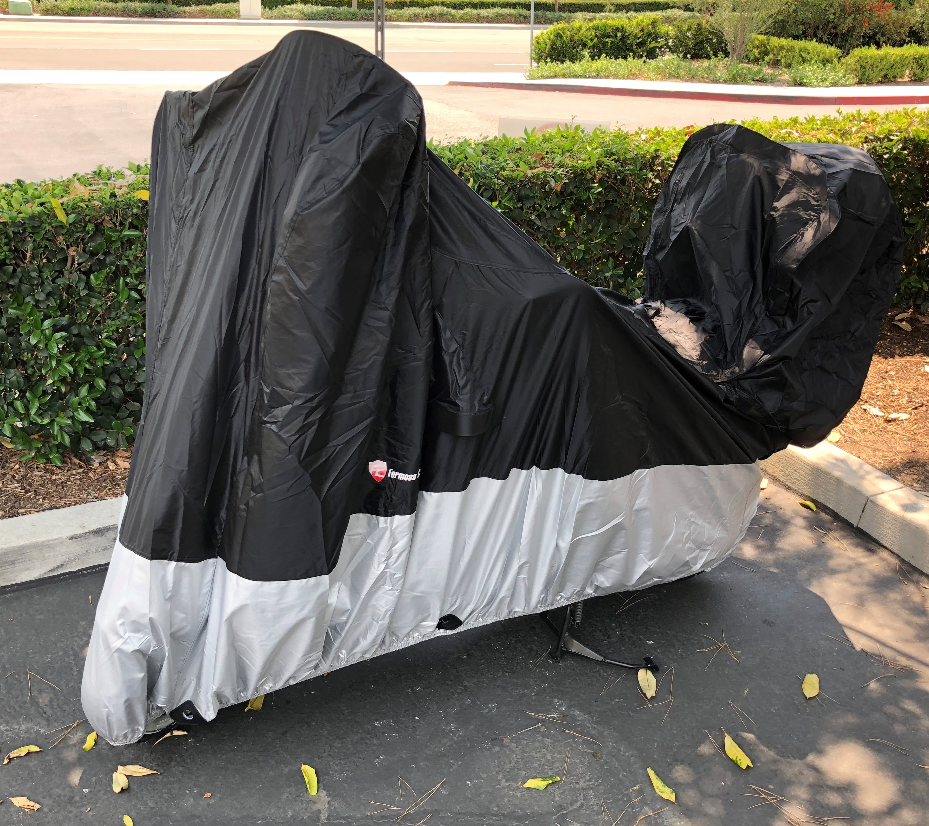 Covered Living Deluxe all season Motorcycle cover (XL). Fits sport bike ...
