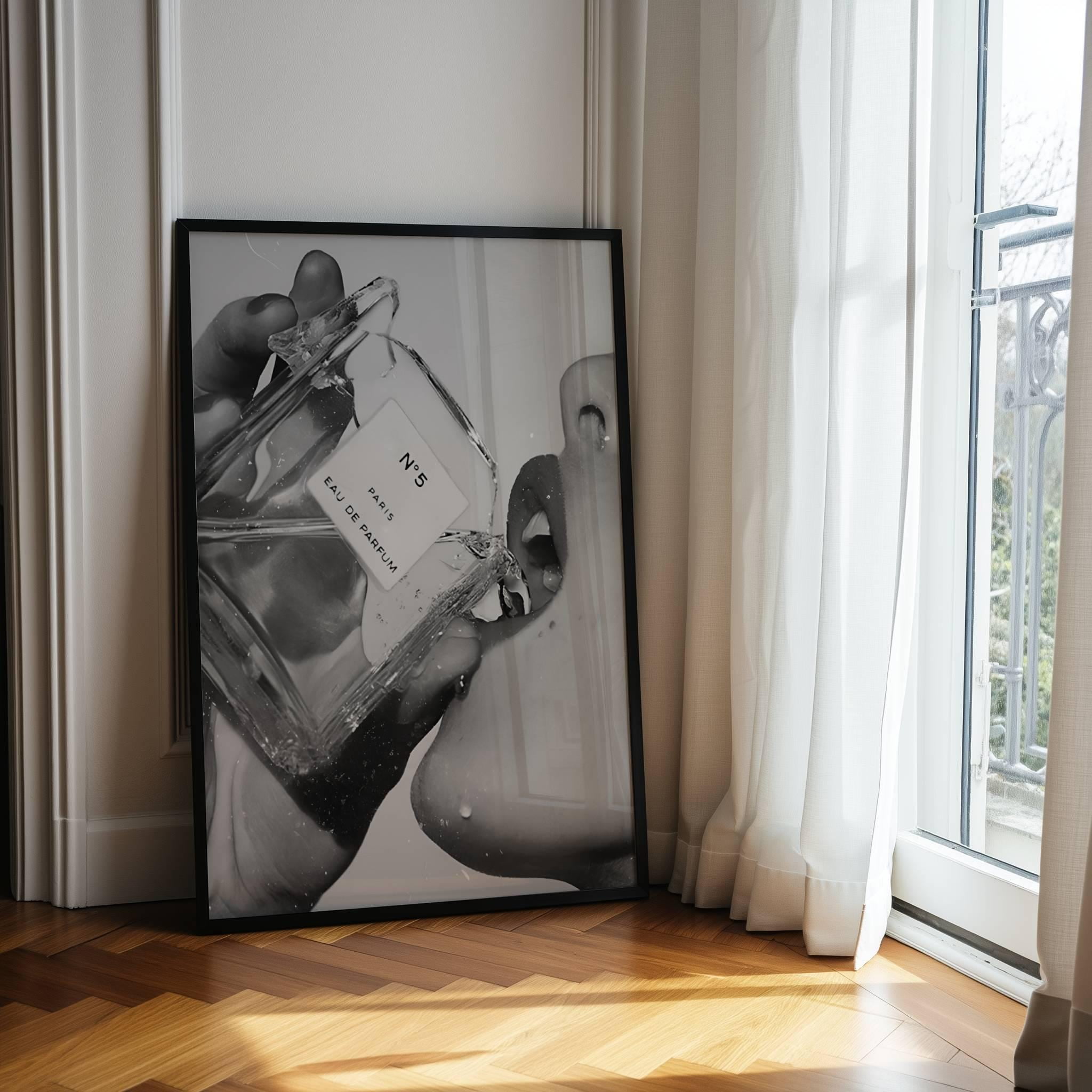 ( No Frame) Woman Drinking Perfume Poster Luxury Print Fashion Poster ...