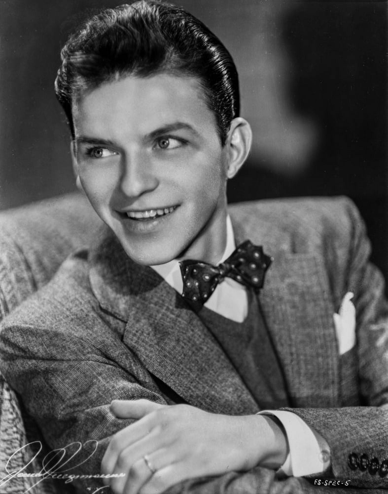 Frank Sinatra Gripping his Shoulder Photo Print (8 x 10) - Walmart.com