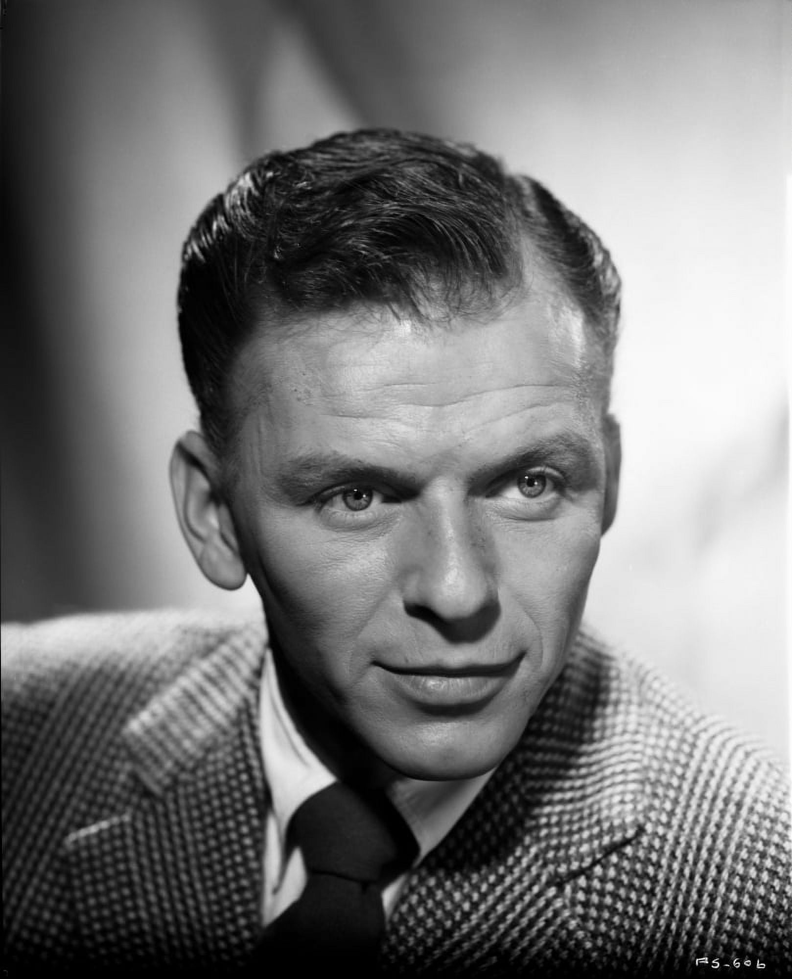 Frank Sinatra Posed in a Straight Face Photo Print (24 x 30) - Walmart.com