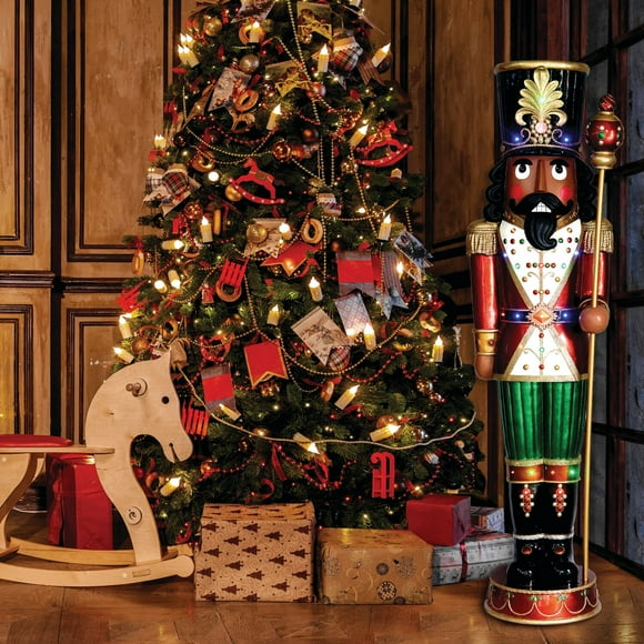 Nutcracker Statues