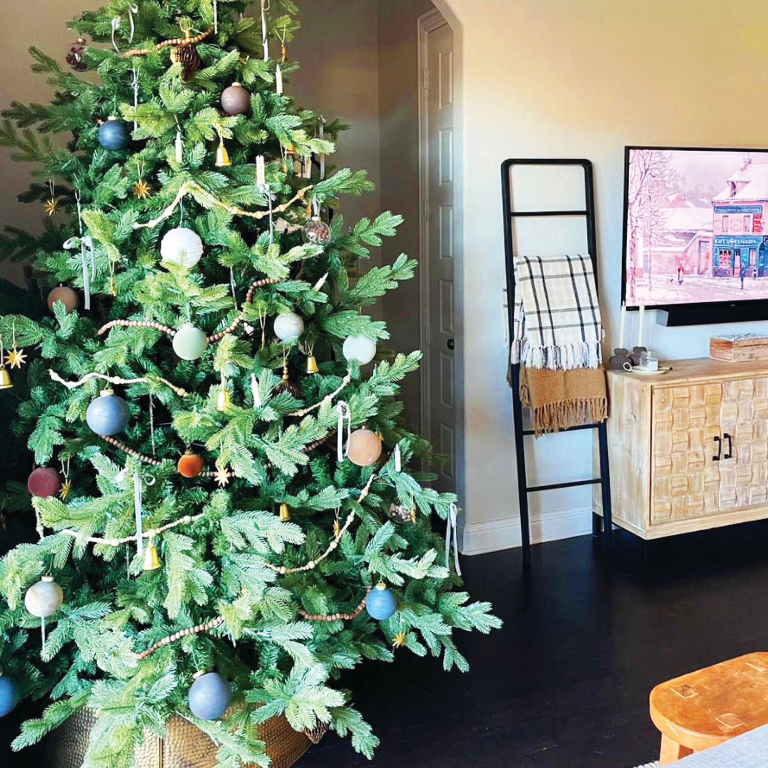 Fraser Hill Farm 9' Pre-Lit Foxtail Pine Green Artificial Christmas ...