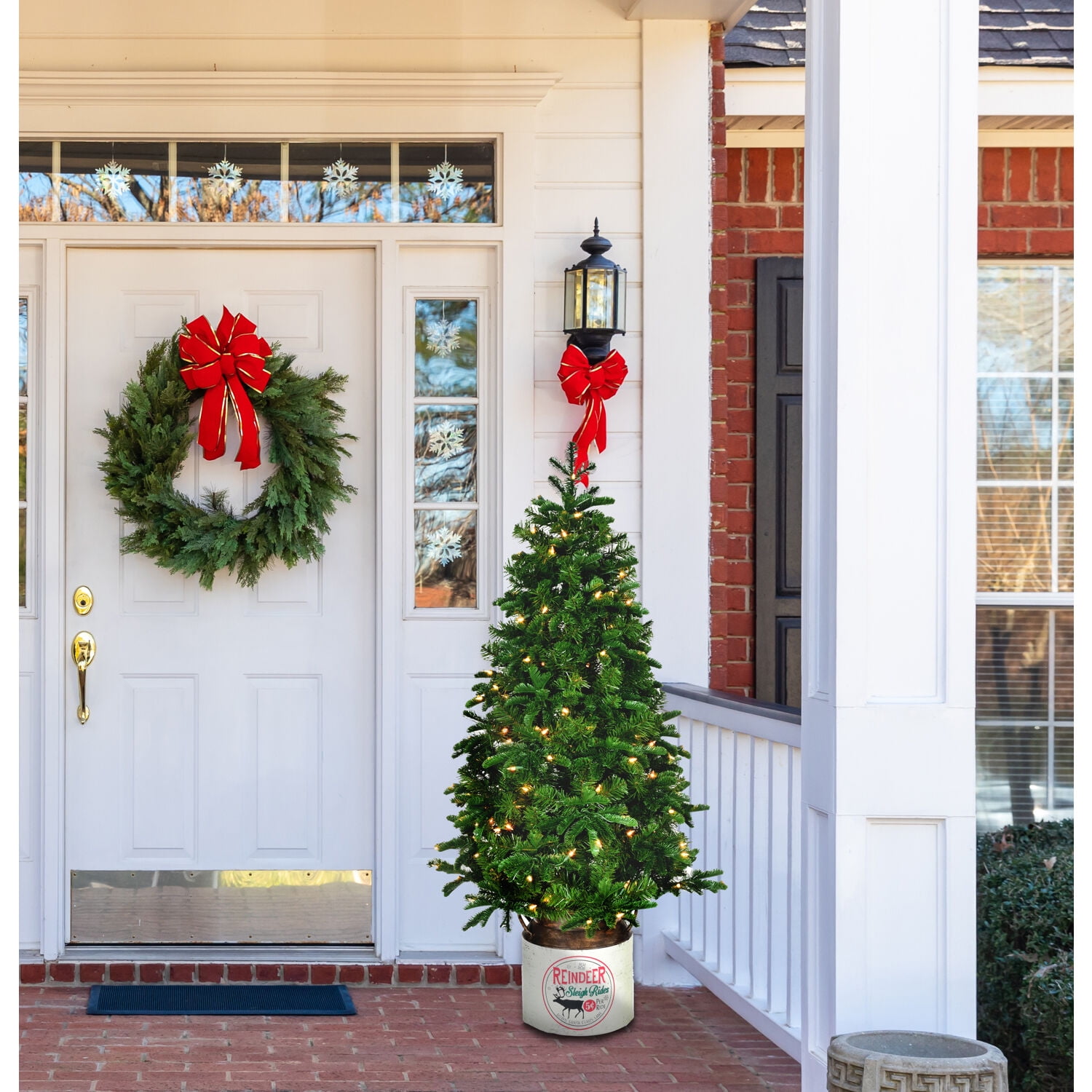 Fraser Hill Farm Porch Tree in Reindeer Pot with 150 Warm White LED ...