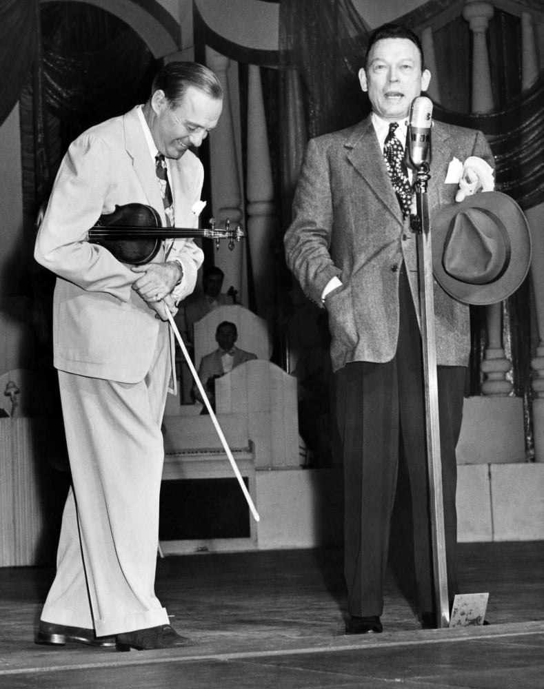 Fred Allen Interrupts Jack Benny'S Performance At The Roxy Theatre In ...