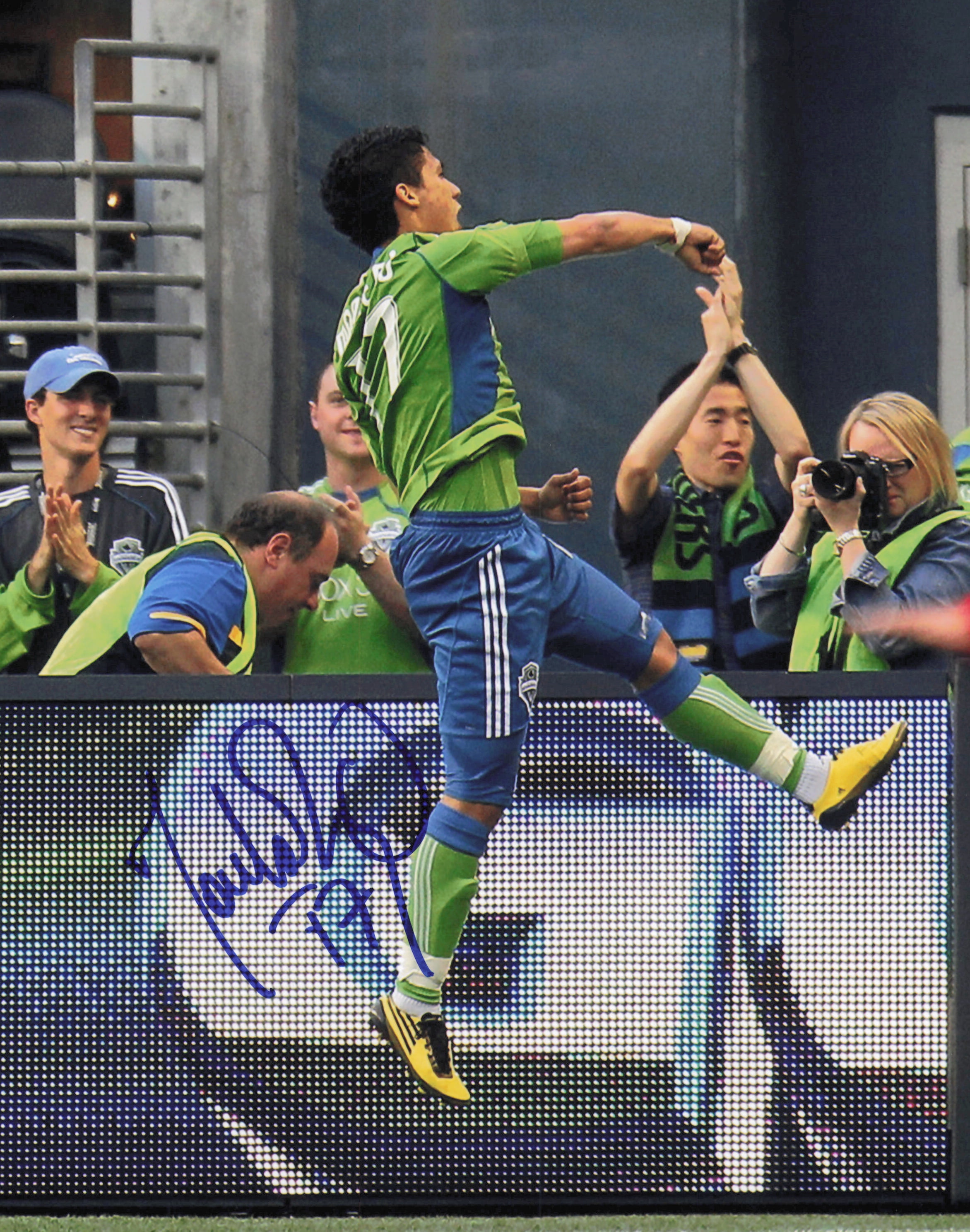 Fredy Montero Autographed 8x10 Photo Seattle Sounders SKU #244147 ...