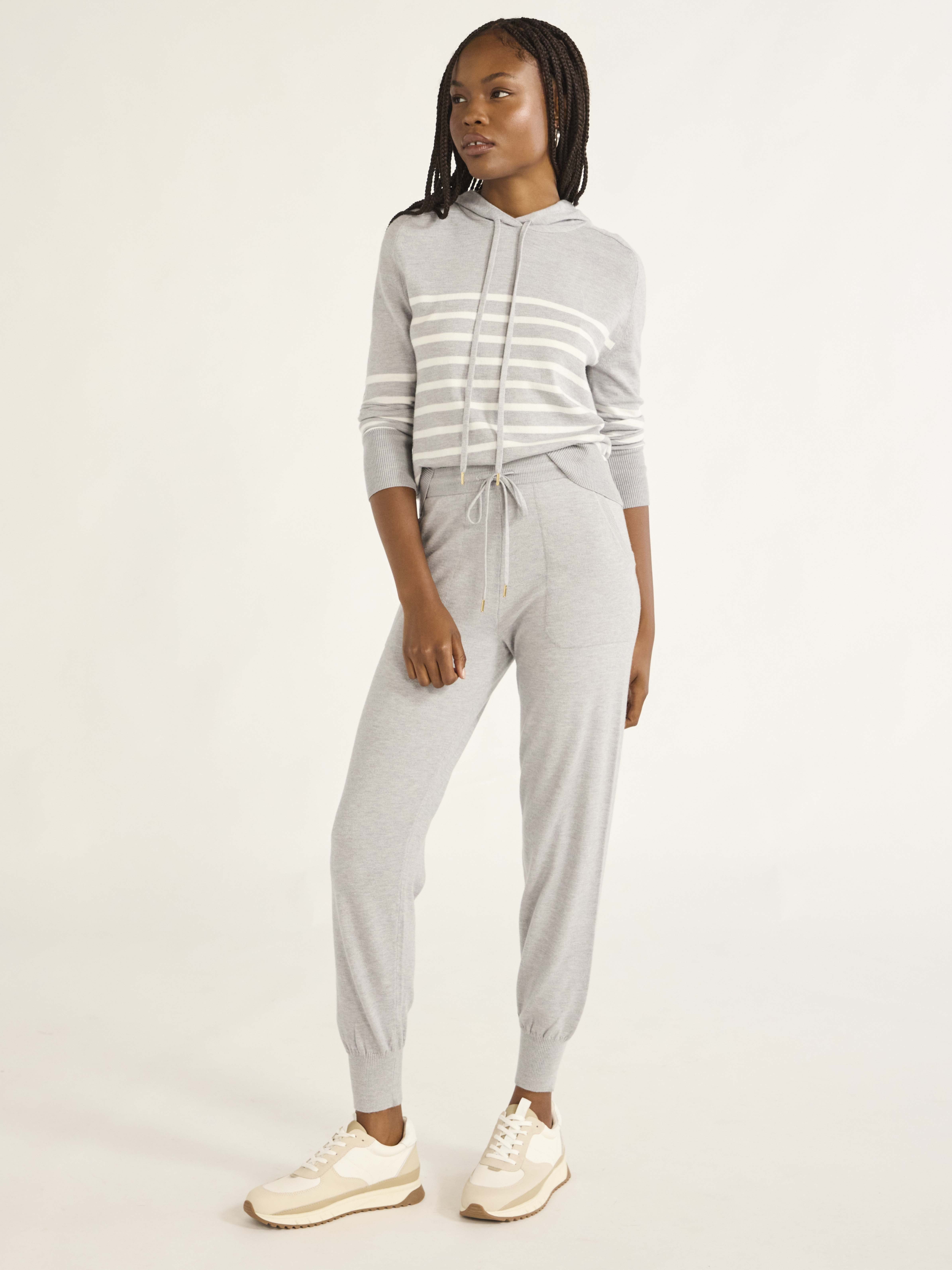 Free Assembly Women's and Women's Plus Cozy Yarn Hoodie Sweater with ...