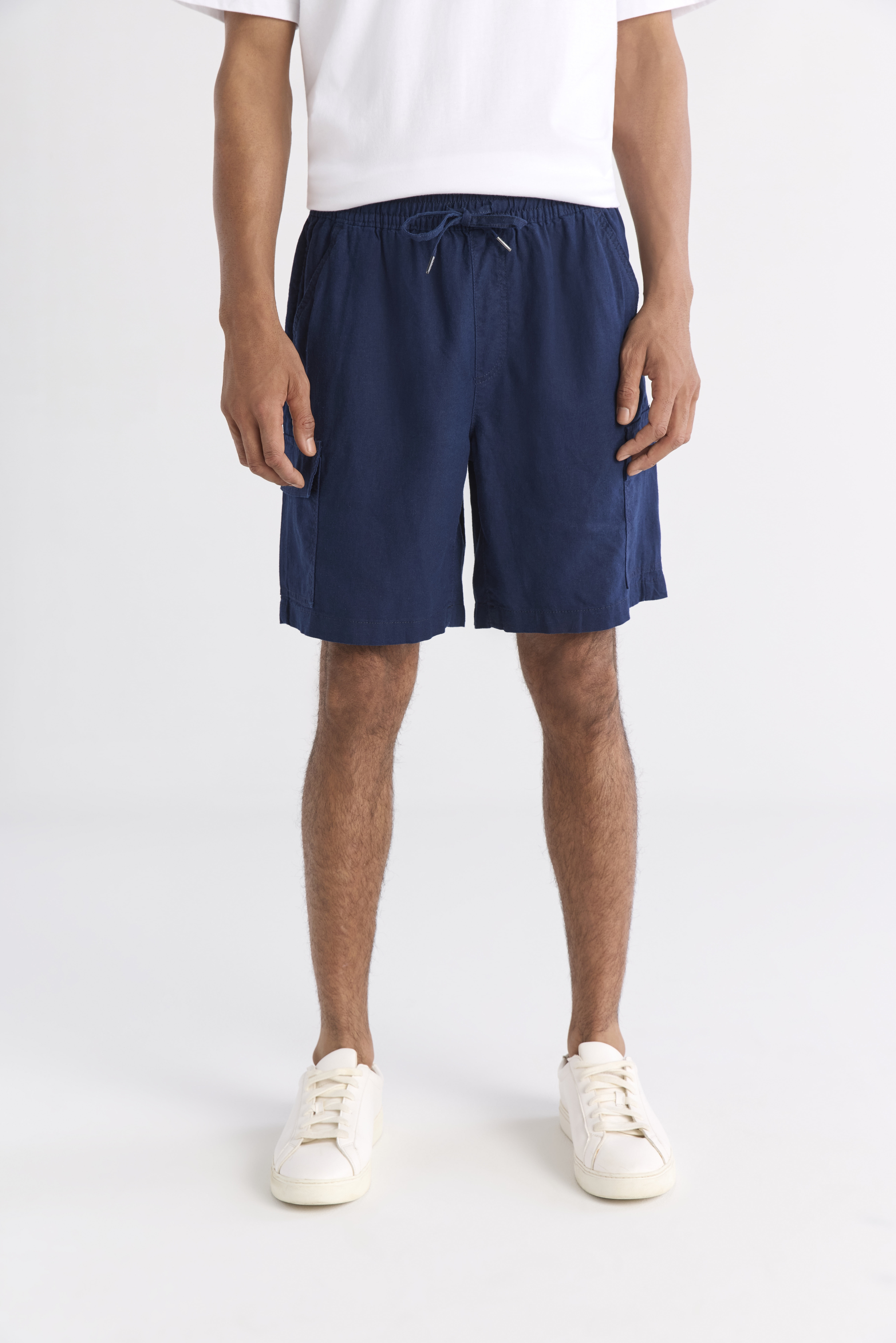 Free Assembly Men's Linen Blend Pull-On Cargo Shorts, 8 Inch Inseam ...