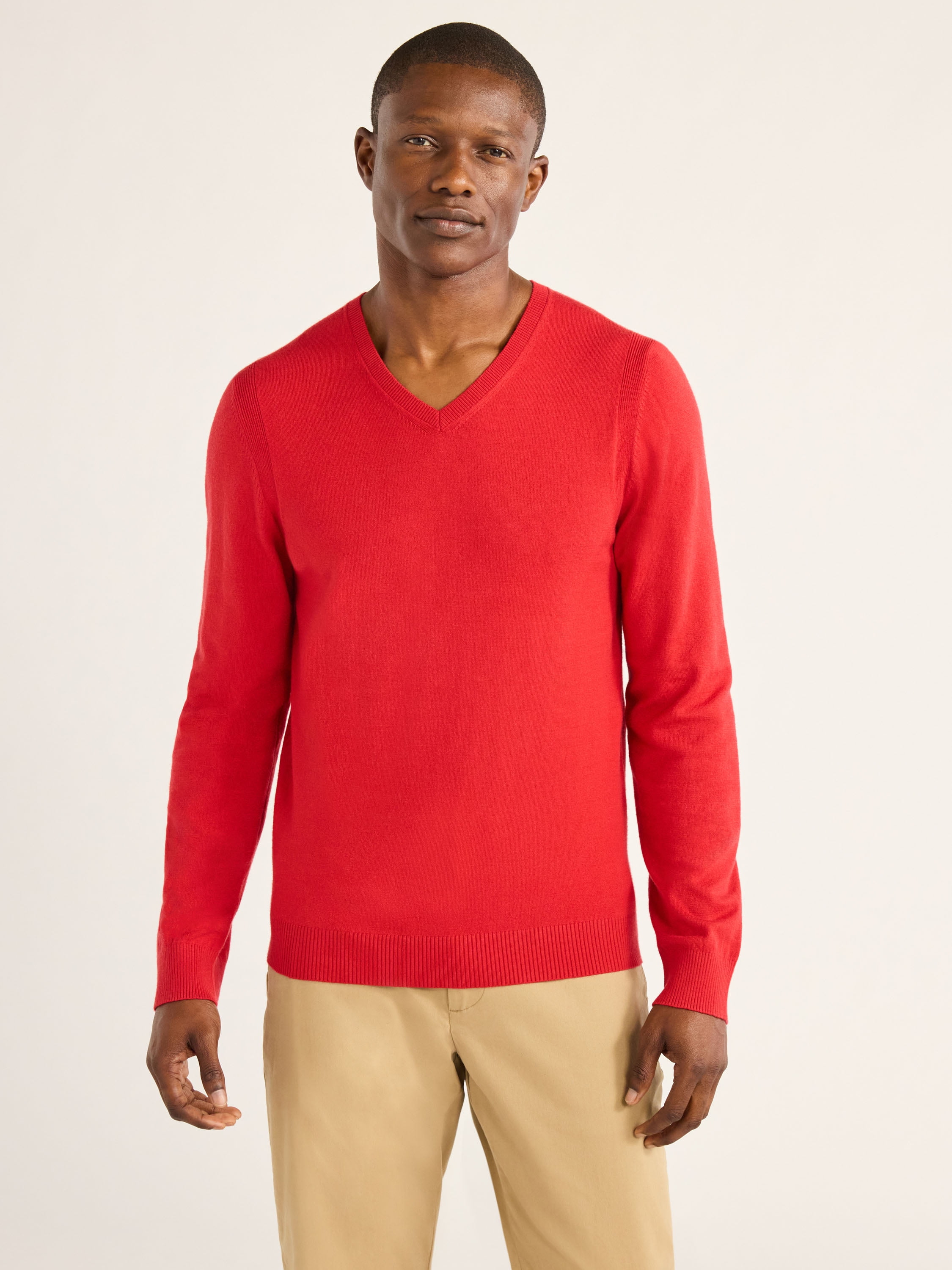 Free Assembly Men’s Cozy Yarn Everyday V-Neck Sweater, Lightweight ...