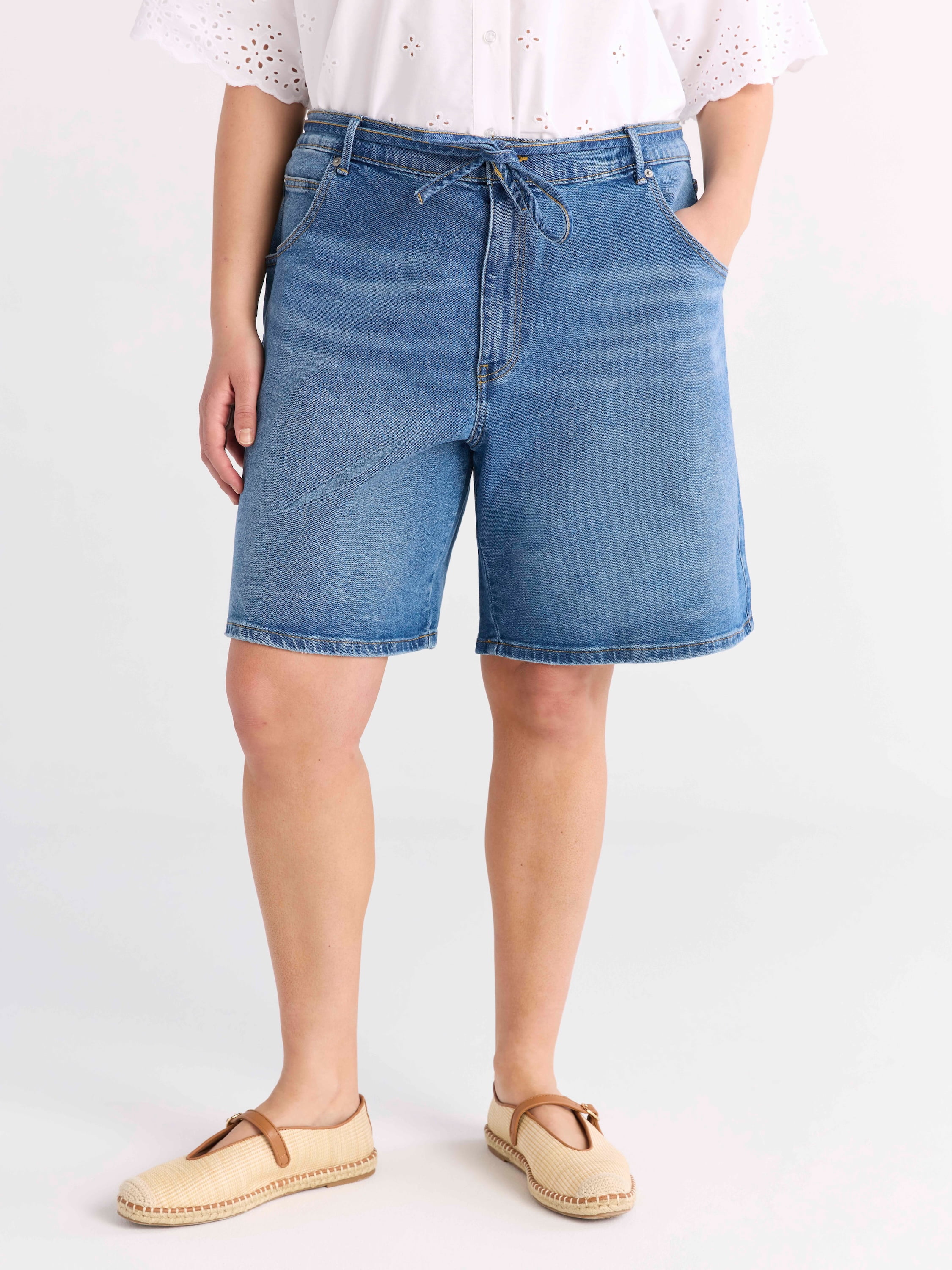 Free Assembly Women's Plus Size Bermuda Shorts with Belt, 9" Inseam ...