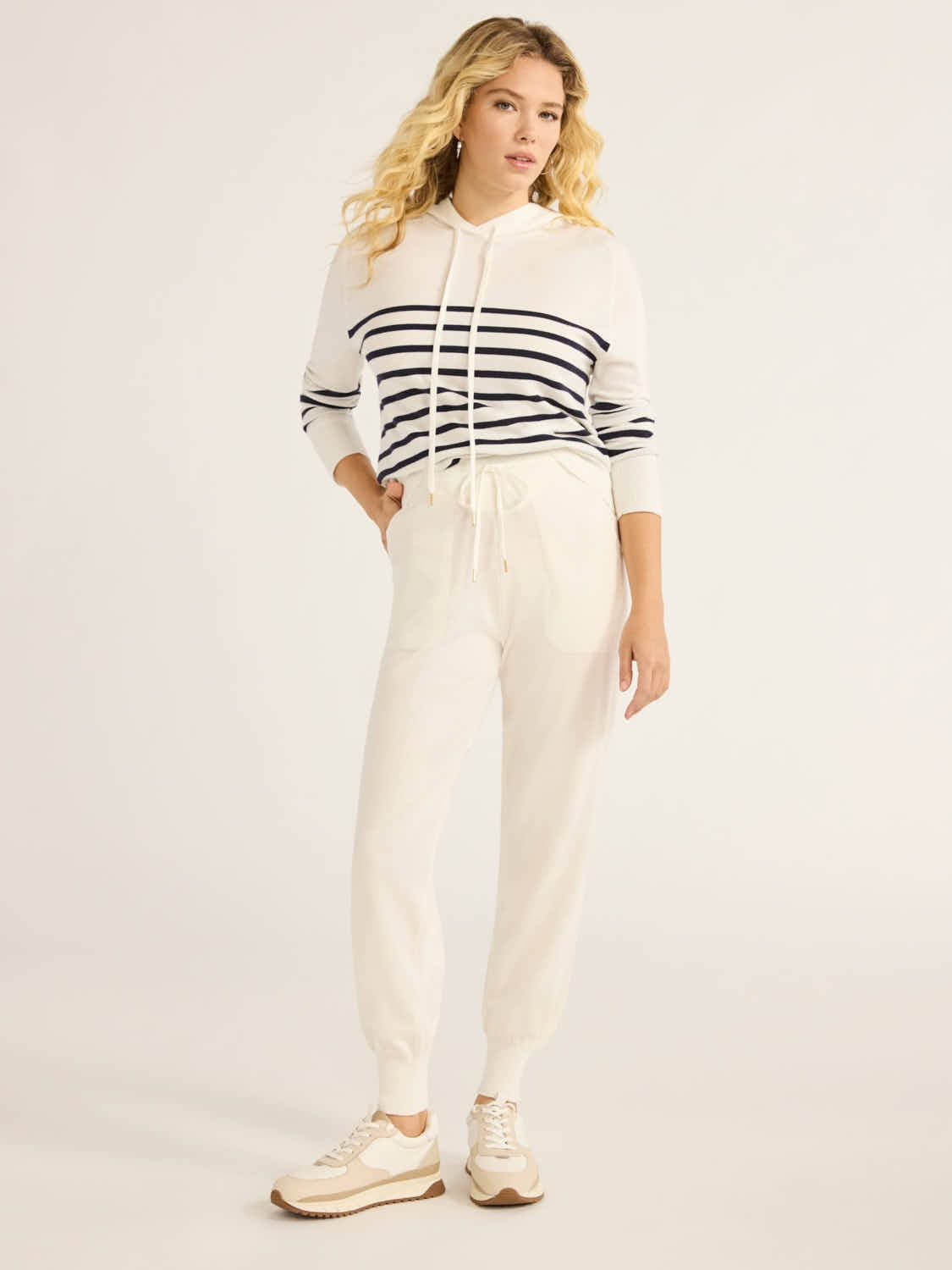 Free Assembly Women's and Women's Plus Cozy Yarn Sweater Jogger Pants ...