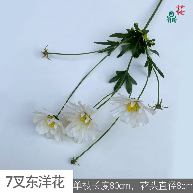 Fresh White Wedding Flowers with Fake Flowers Wedding Auditorium ...