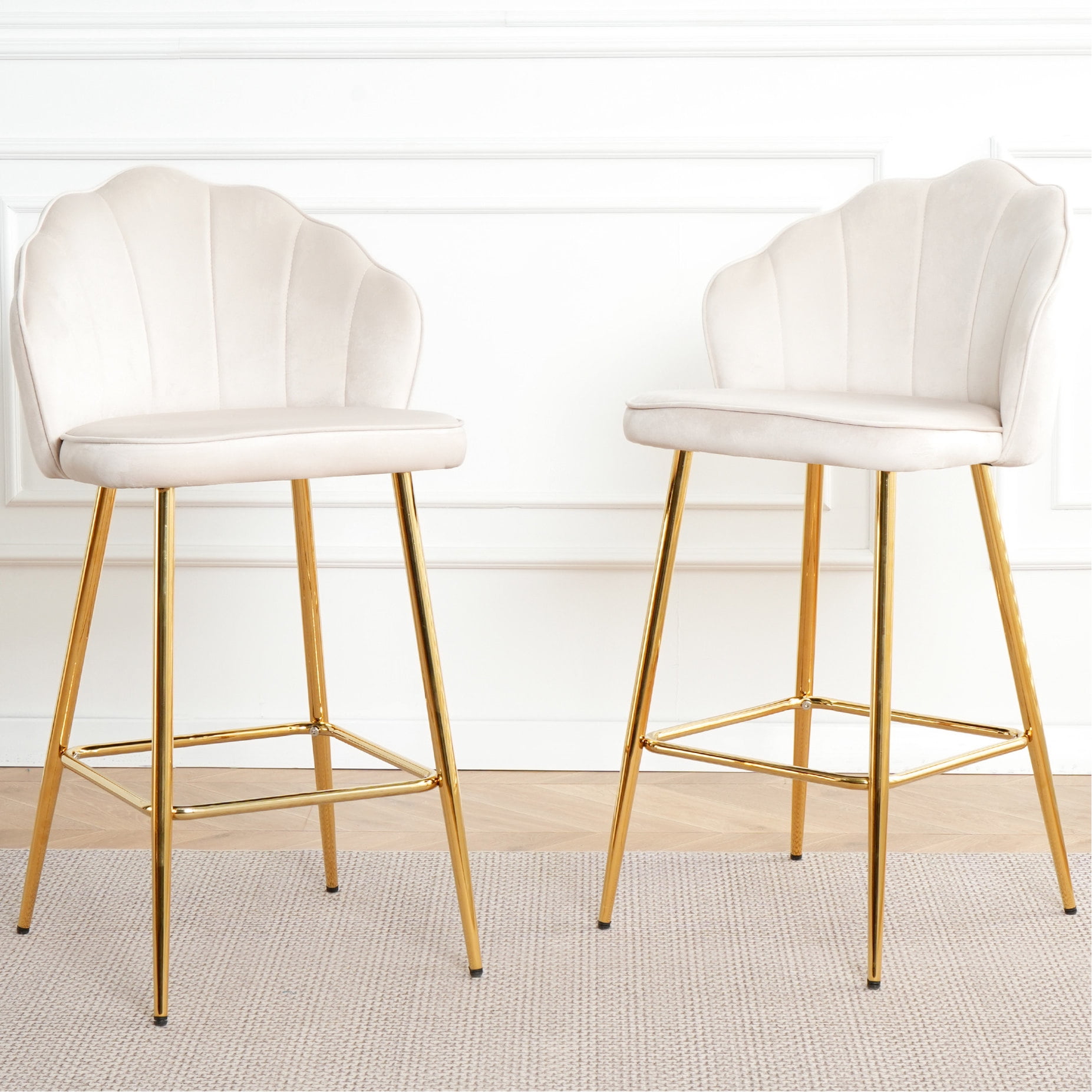 Fresh thick sponge, comfortable curve chair - In bars, gives a cozy ...