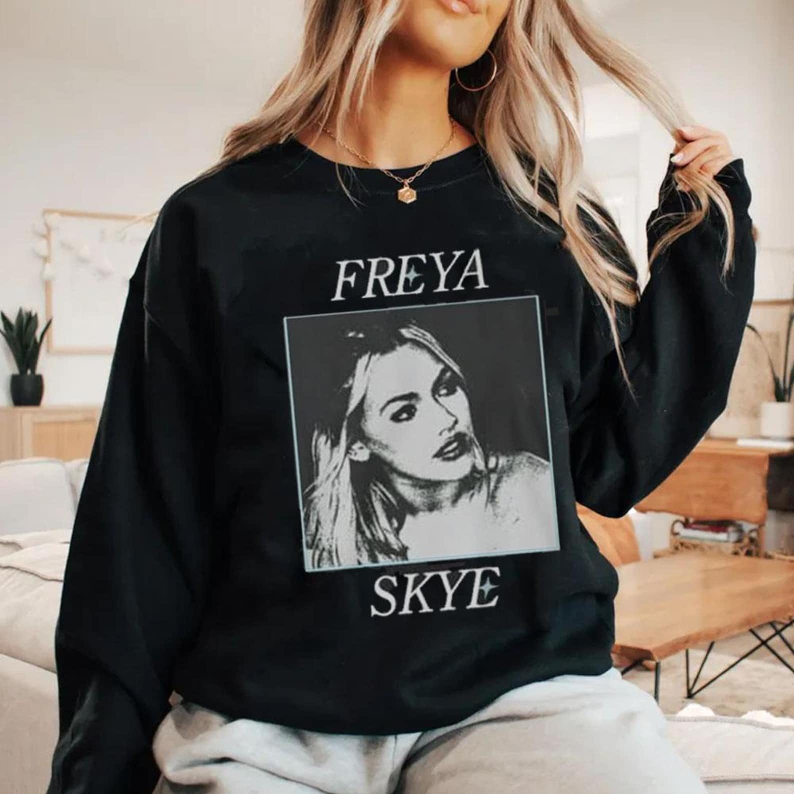 Freya Skye Photo T-Shirt, Music Artist Fan Apparel - Walmart.com