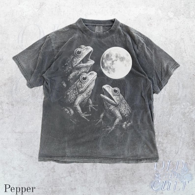 Frogs Howling To Moon Vintage Style Tshirt, Retro Funny Frog Shirt ...