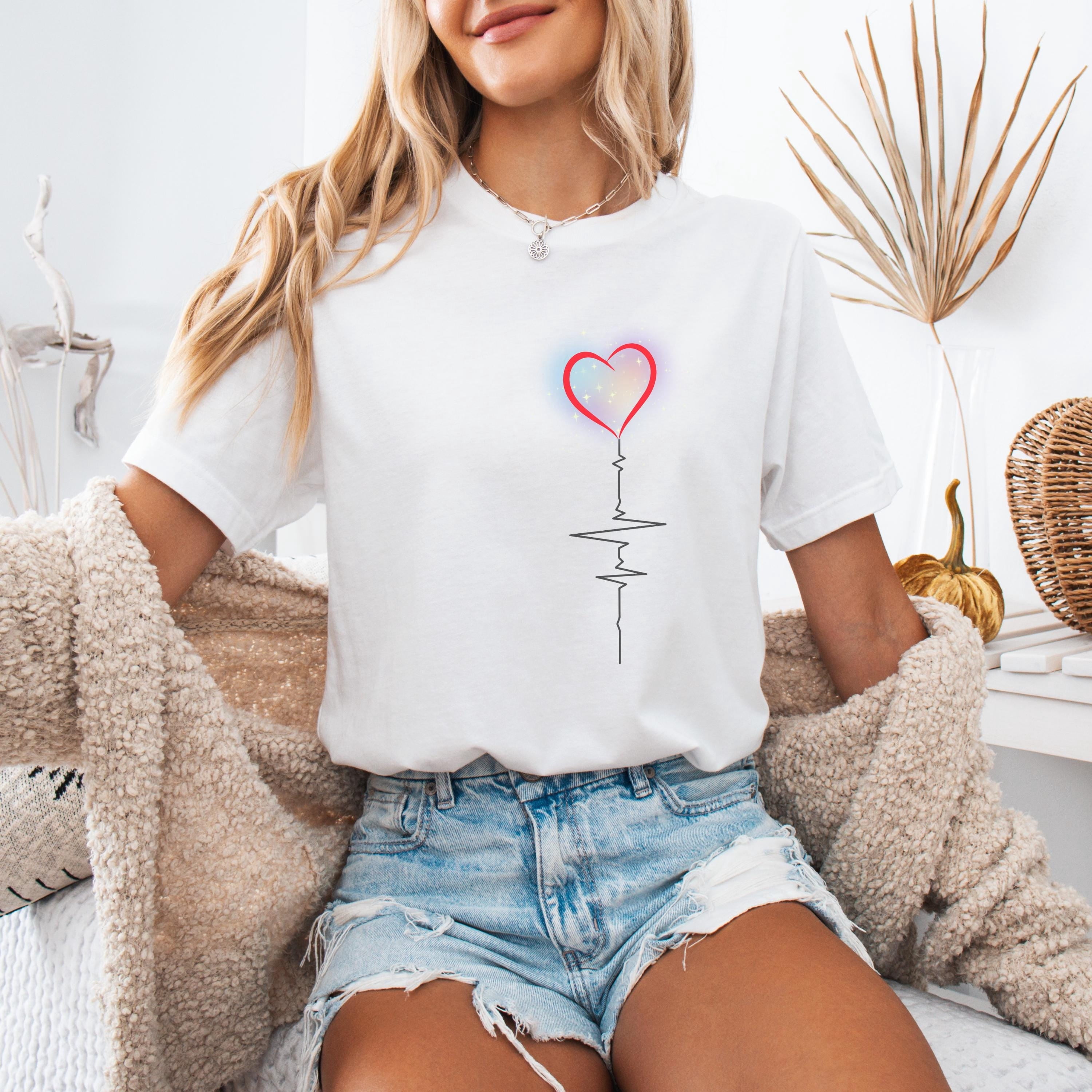 Fukika Nurse Heart Love Gift T-Shirt, RN Appreciation Tee, Medical ...