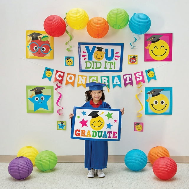 Fun Express Elementary Graduation Decorating Kit 31 Pieces - Walmart.com