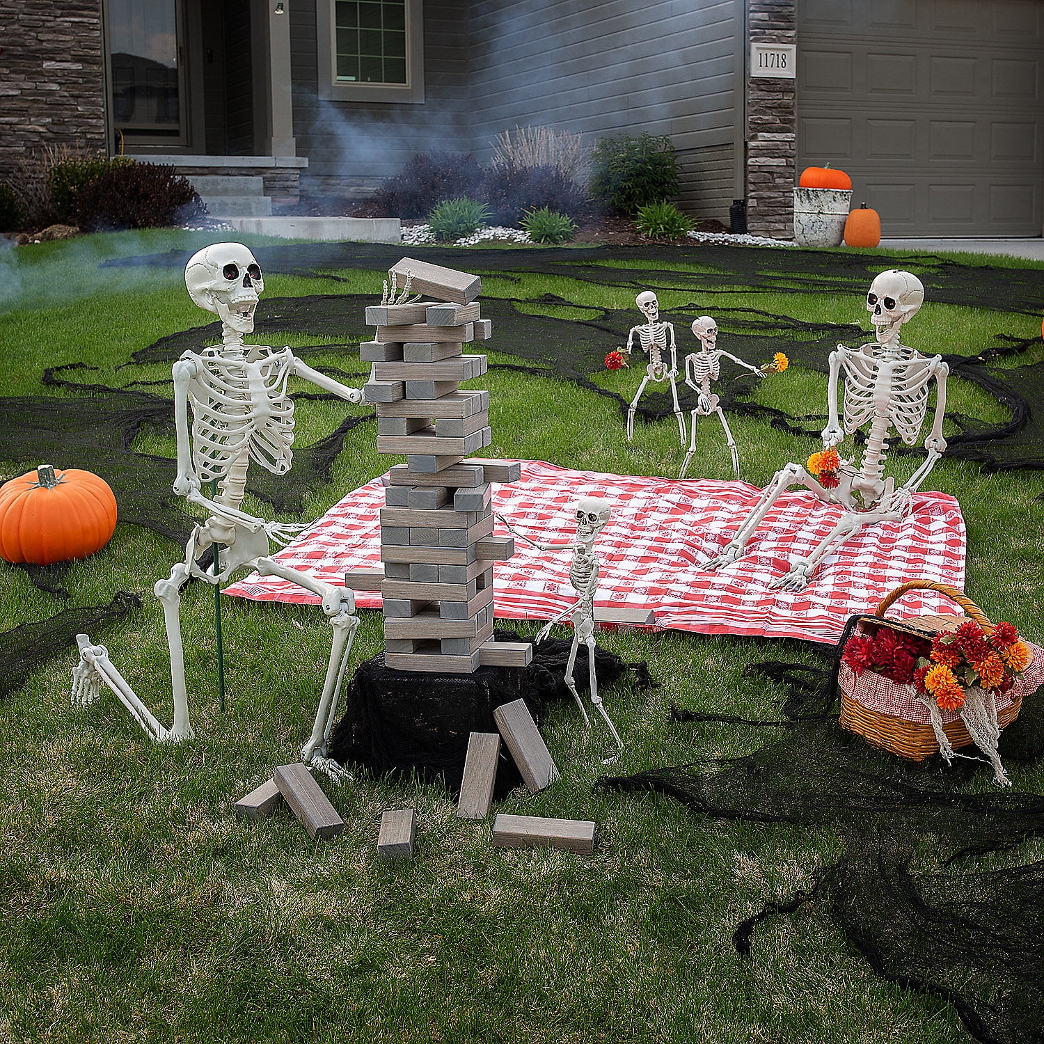 Fun Express Posable Skeleton Family Halloween Decorating Kit 5 Pieces ...