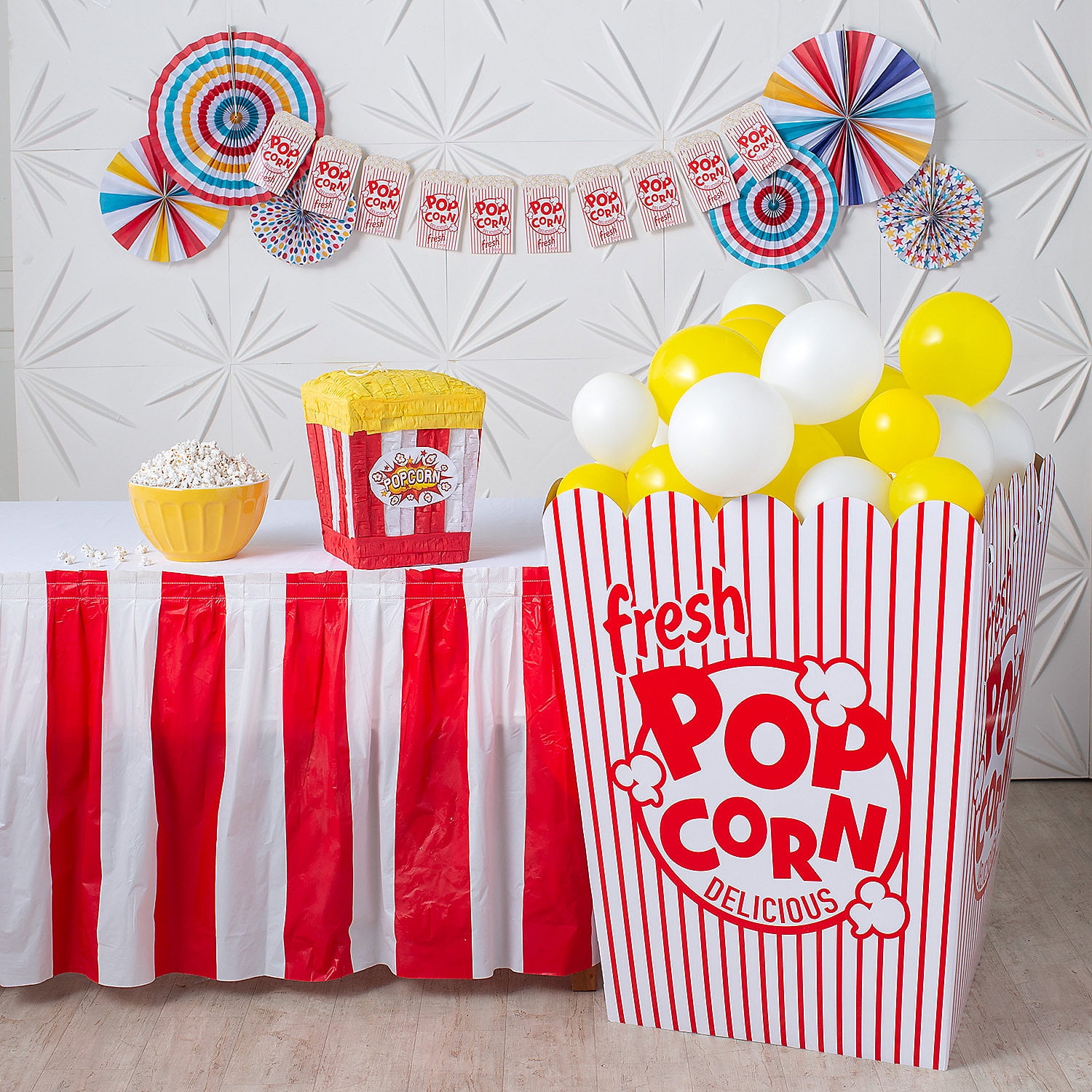 Fun Express Premium Popcorn Carnival Party Decorating Kit 10 Pieces ...