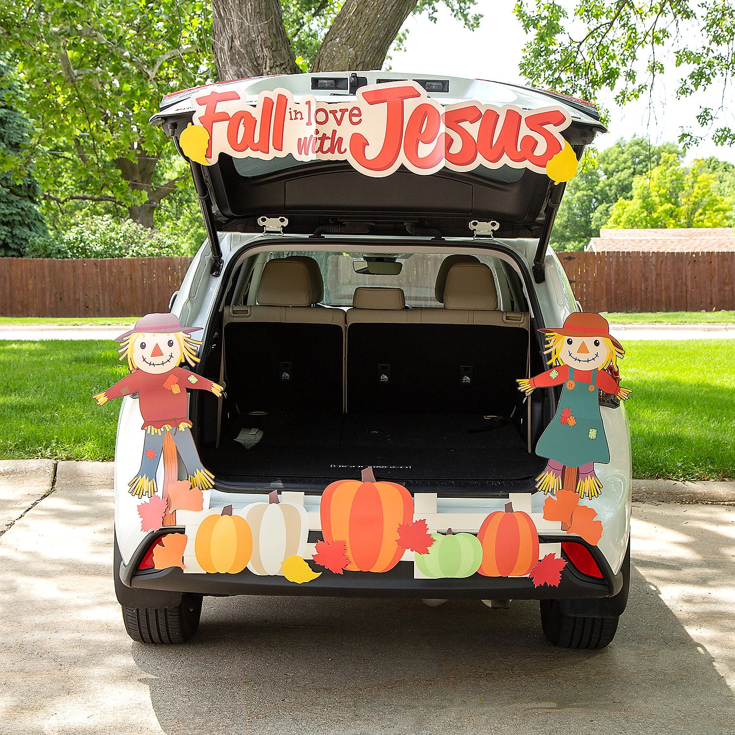 Fun Express Value Religious Scarecrow Trunk-or-Treat Decorating Kit ...